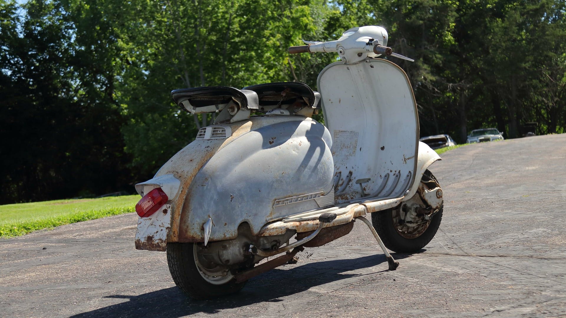 1961 Lambretta Innocenti Scooter 125 at Elmer's Auto & Toy Museum ...