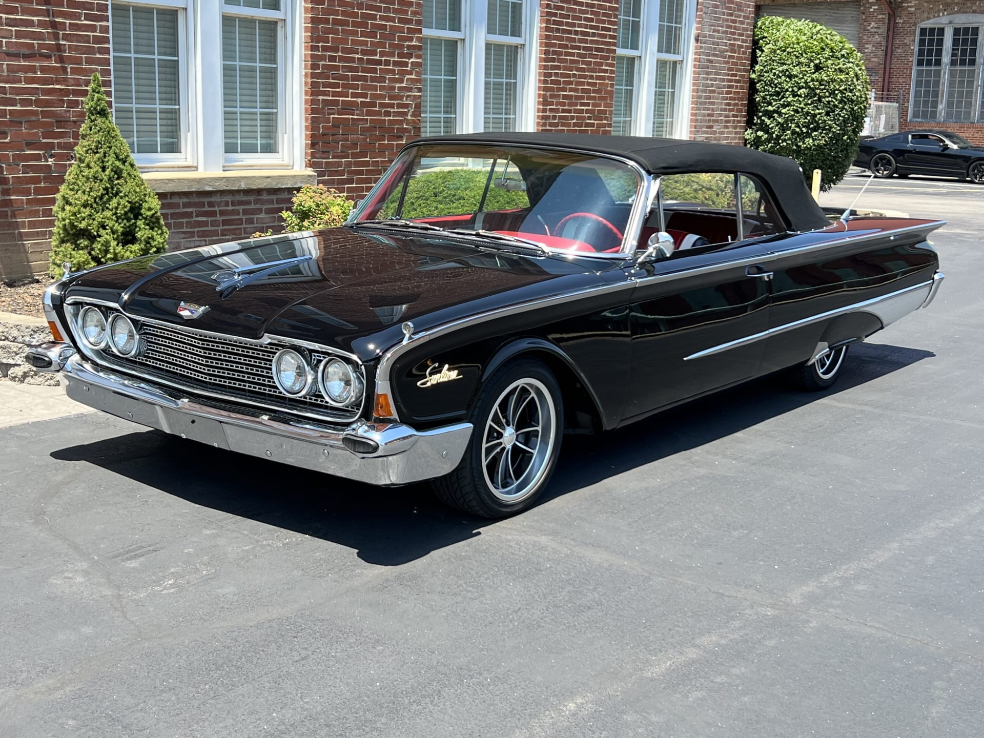 1960 Ford Sunliner at Orlando 2022 as F88 - Mecum Auctions