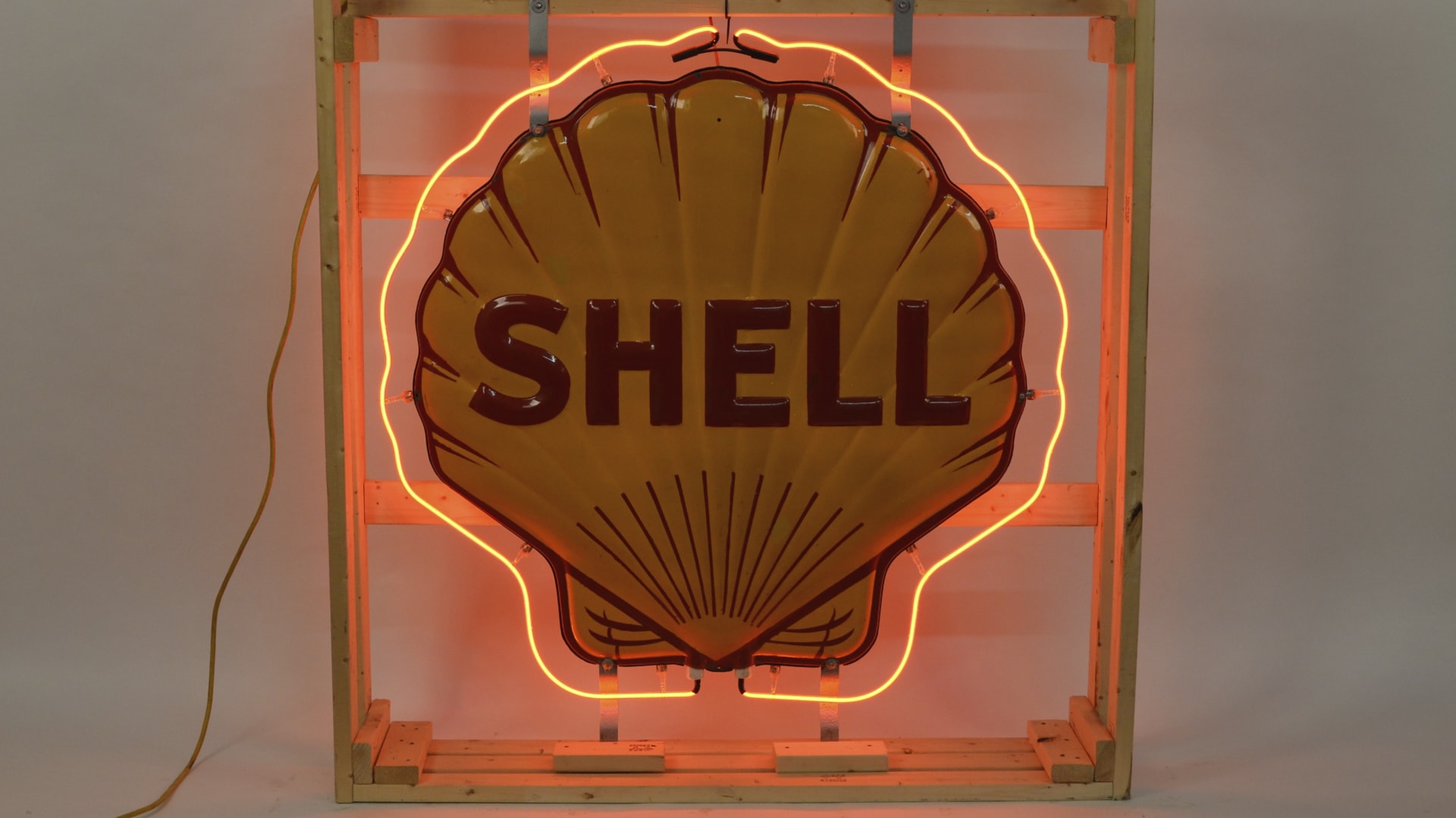 Shell Pecten Neon Sign DSPN 56x62x6 at Kissimmee 2016 as M165 - Mecum ...