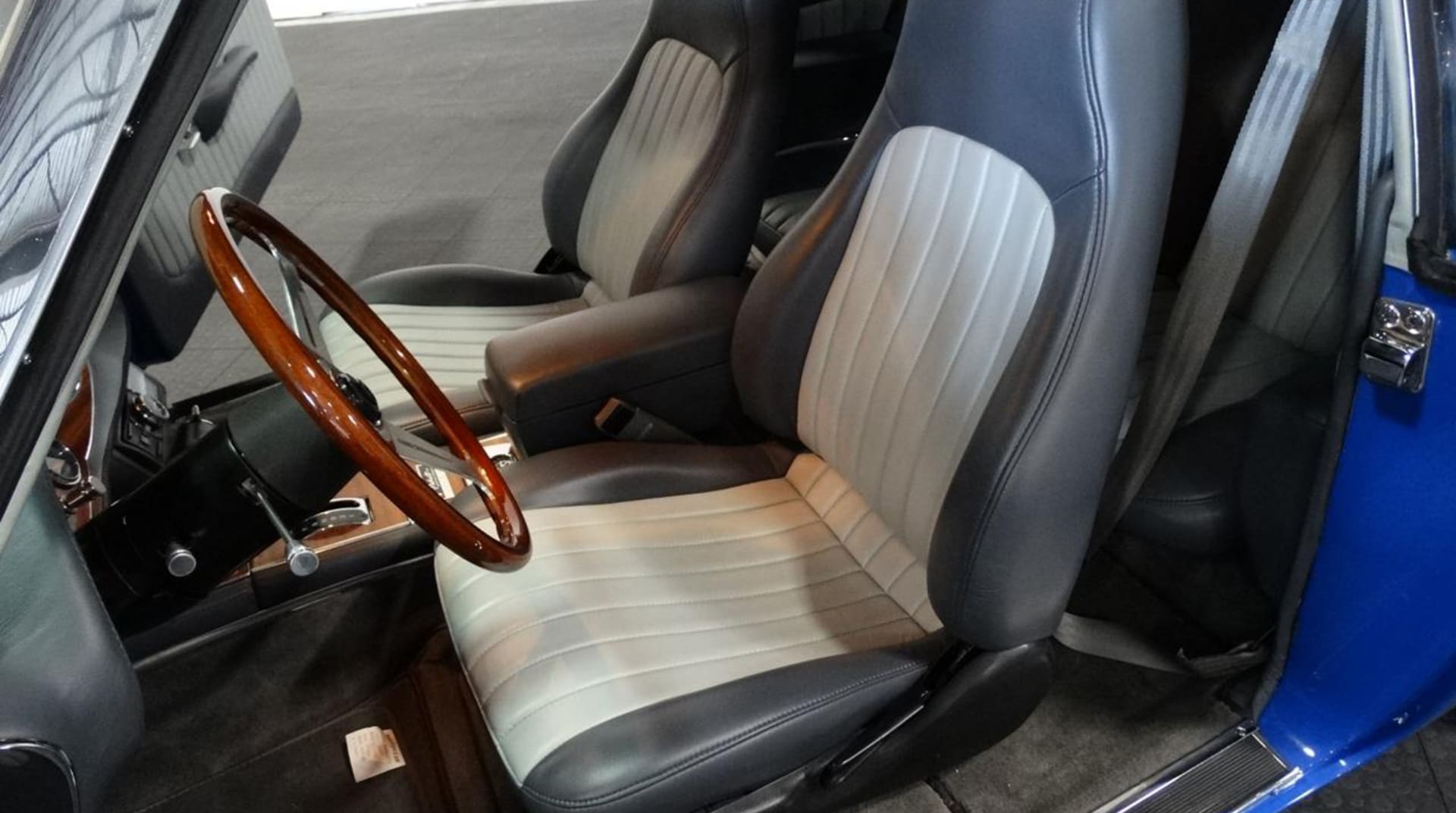 1974 Avanti II at Kissimmee 2017 asK33 - Mecum Auctions