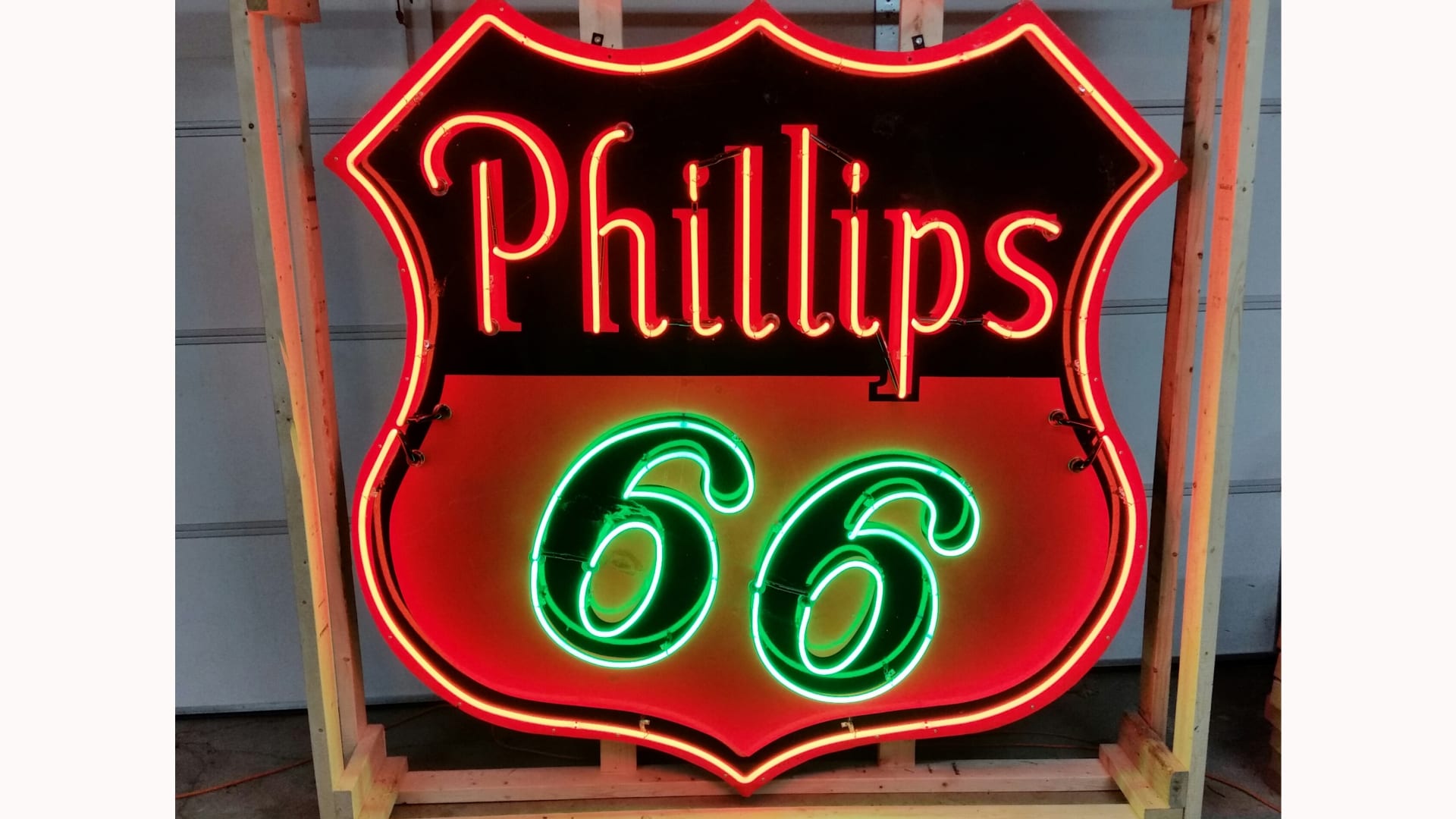Phillips 66 Shield Neon Sign SSPN 70x70 at Kissimmee 2017 as A31 ...