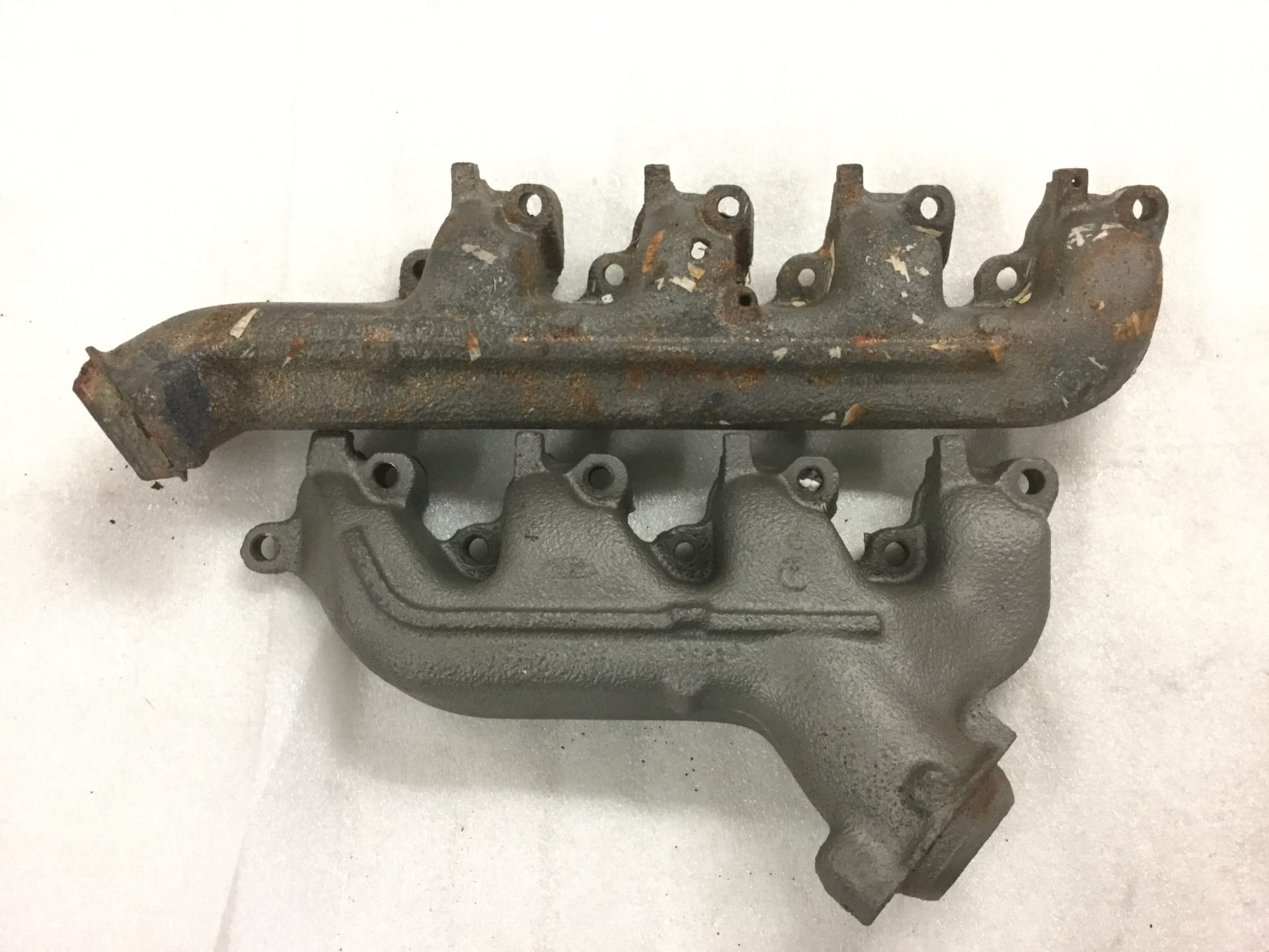 Ford 351 CI Cleveland Exhaust Manifolds at Kissimmee 2017 as P30 ...