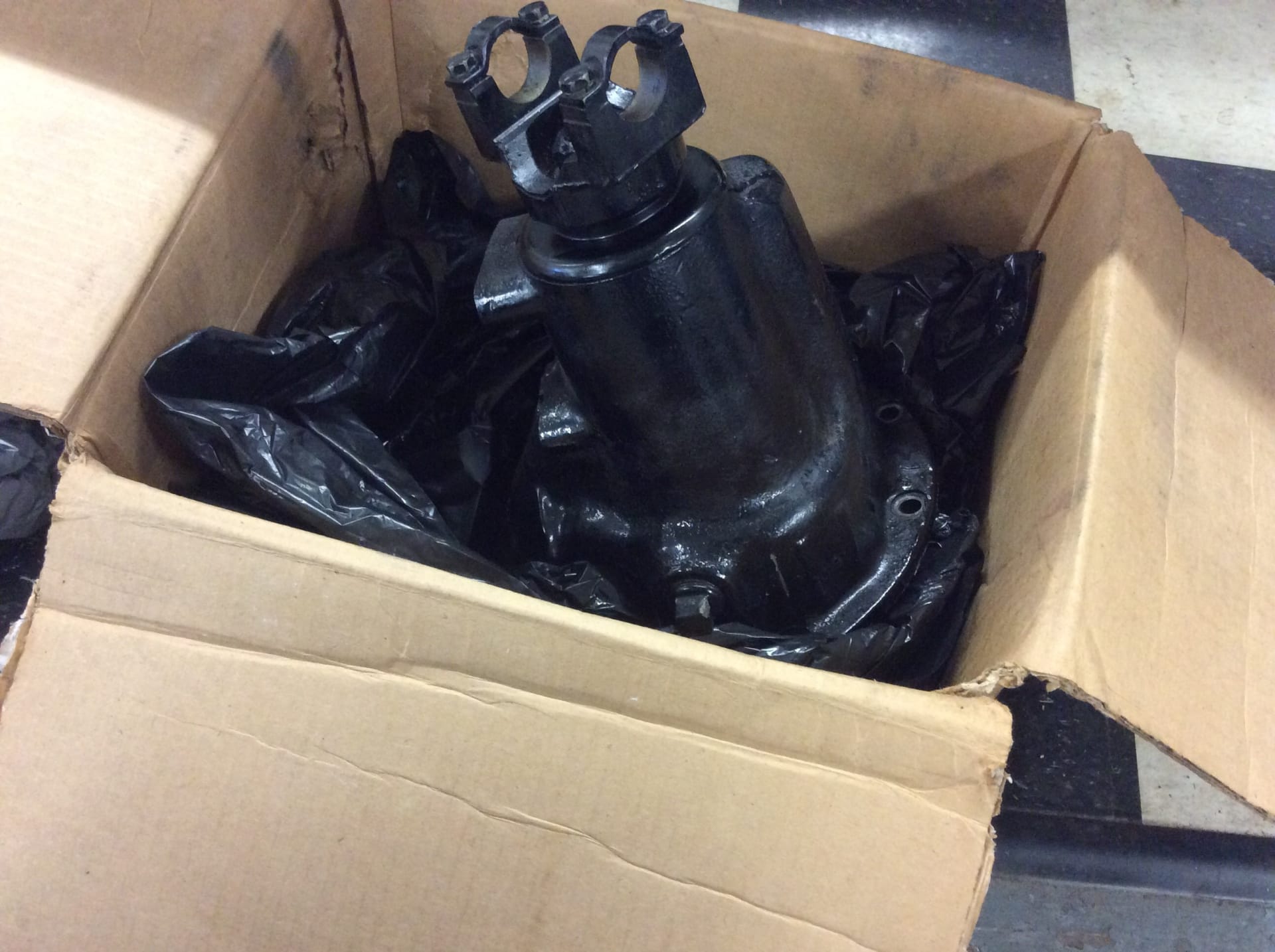 Mopar 8 3/4 Positraction Rear End at Kissimmee 2017 as P59 - Mecum Auctions