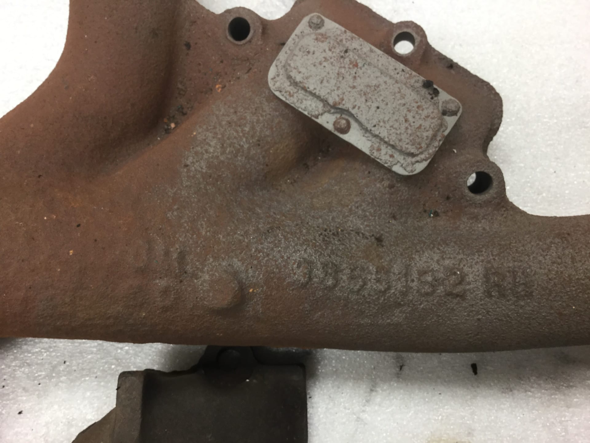 GM 348 CI/409 CI Exhaust Manifolds at Kissimmee 2017 as Q37 - Mecum ...