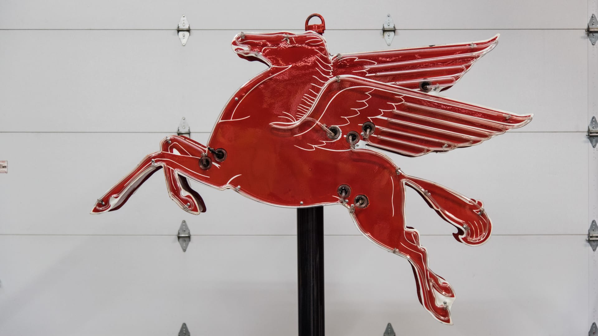 Mobil Pegasus Rotating Neon Sign DSPN 72x79x48 at Kissimmee 2017 as ...