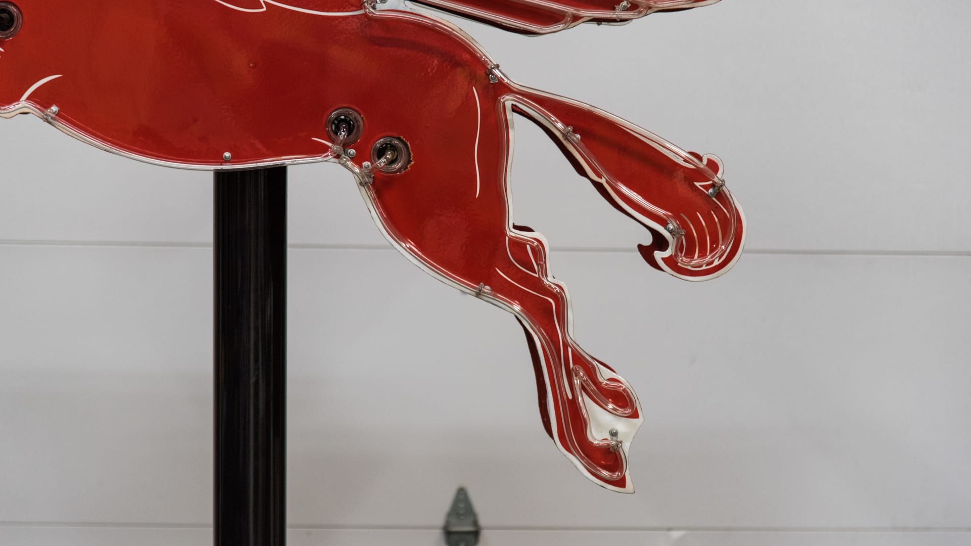 Mobil Pegasus Rotating Neon Sign DSPN 72x79x48 at Kissimmee 2017 as ...