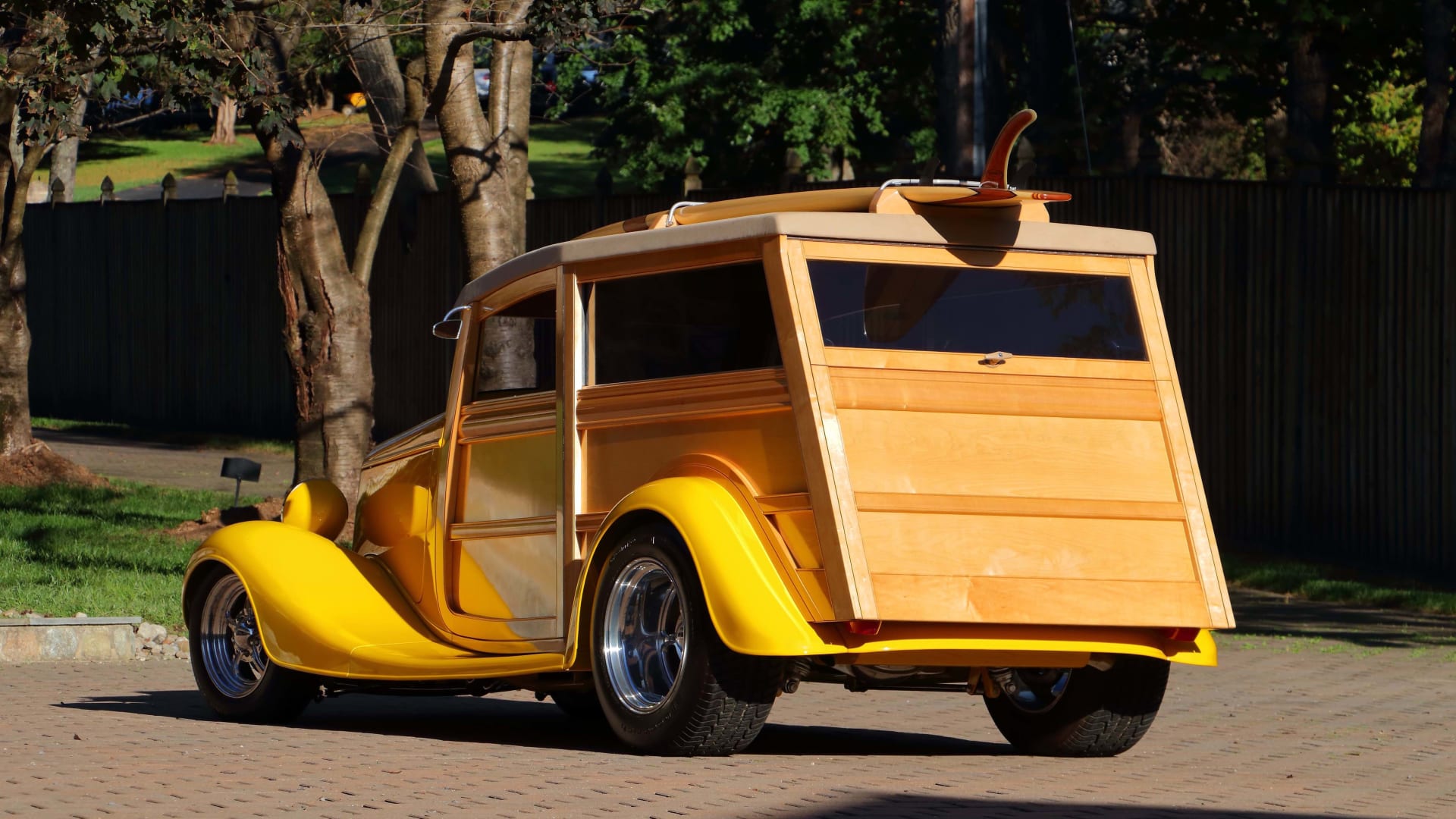 1933 Ford Woody Sedan Street Rod at Kissimmee 2018 as T163 - Mecum Auctions