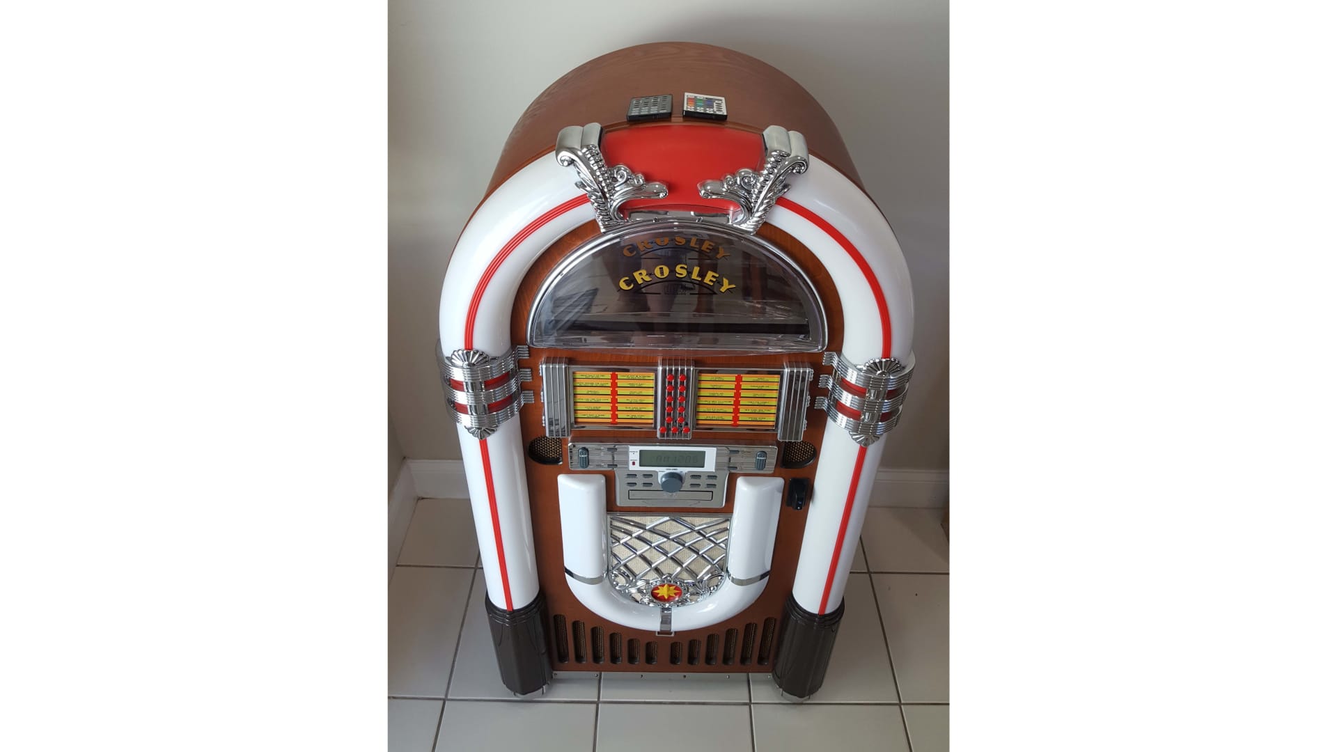 20th Century Crosley Bluetooth Deluxe Mini Jukebox 49x25x15 at ...