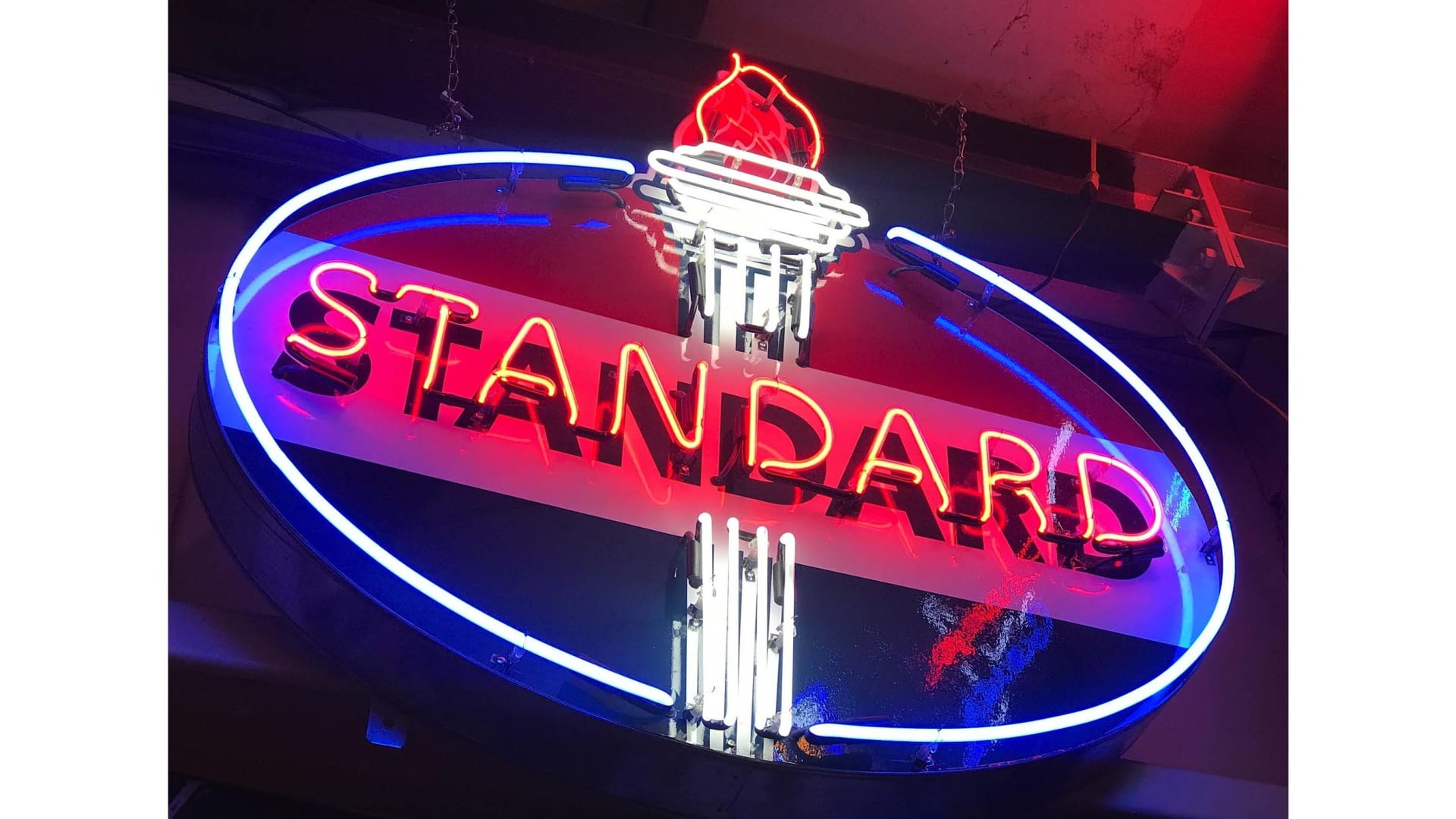 Standard Oil Flashing Neon 50x55 at Kissimmee 2020 as M341 - Mecum Auctions