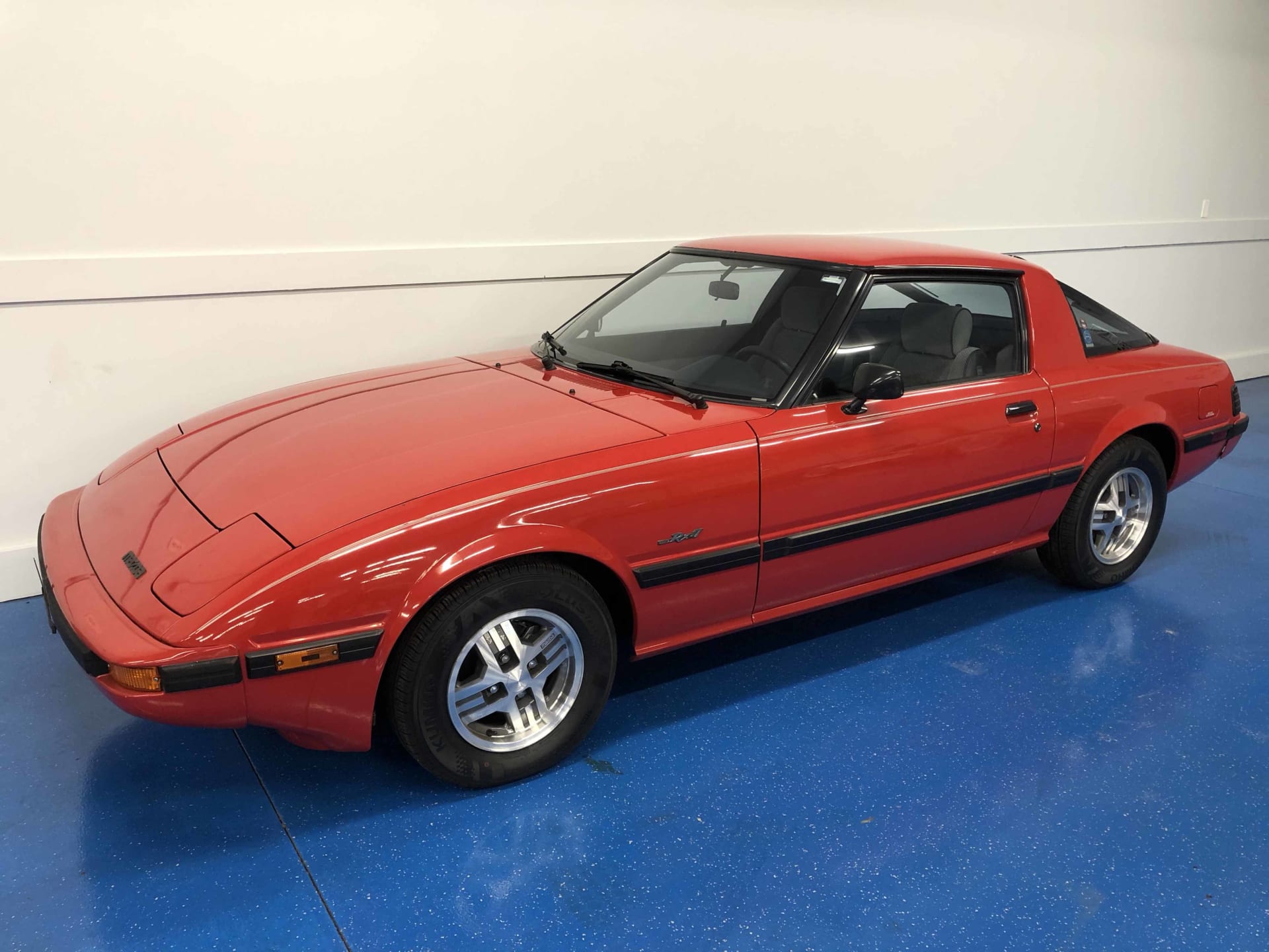 1985 Mazda RX-7 at Kissimmee 2021 as J46 - Mecum Auctions