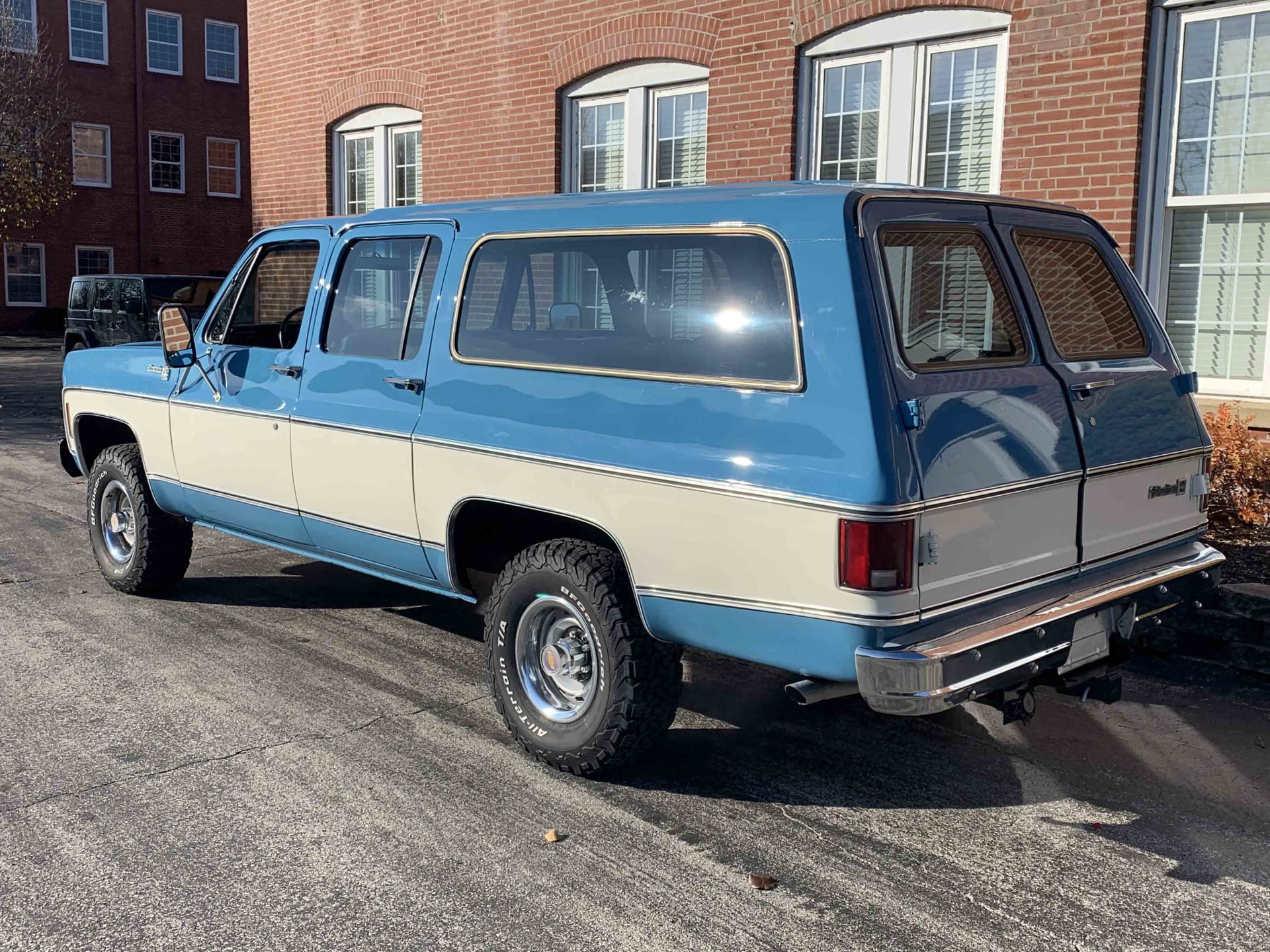 1975 Chevrolet Suburban at Kissimmee 2021 as K19 - Mecum Auctions
