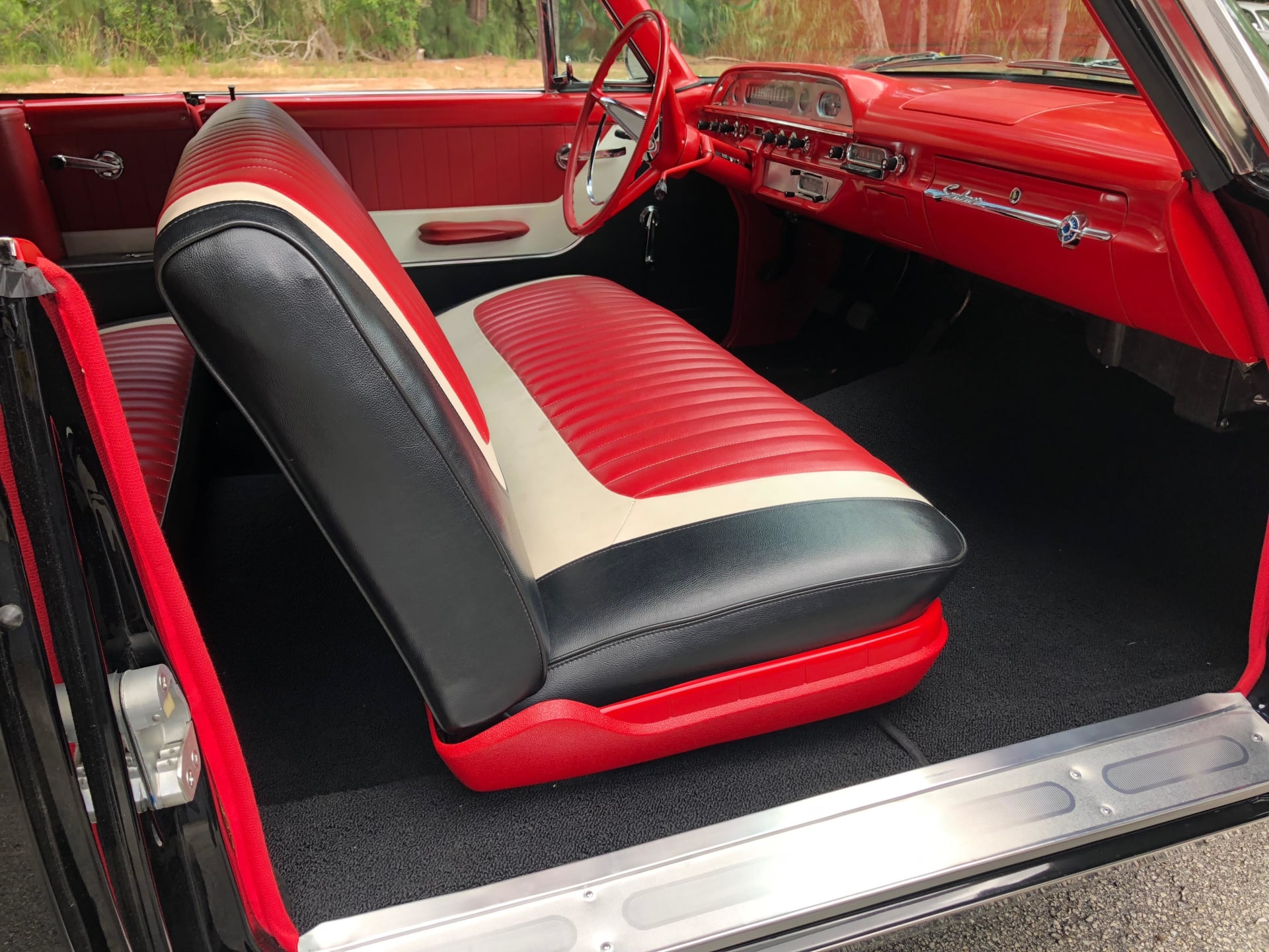 1960 Ford Galaxie Sunliner at Kissimmee 2021 as F155 - Mecum Auctions