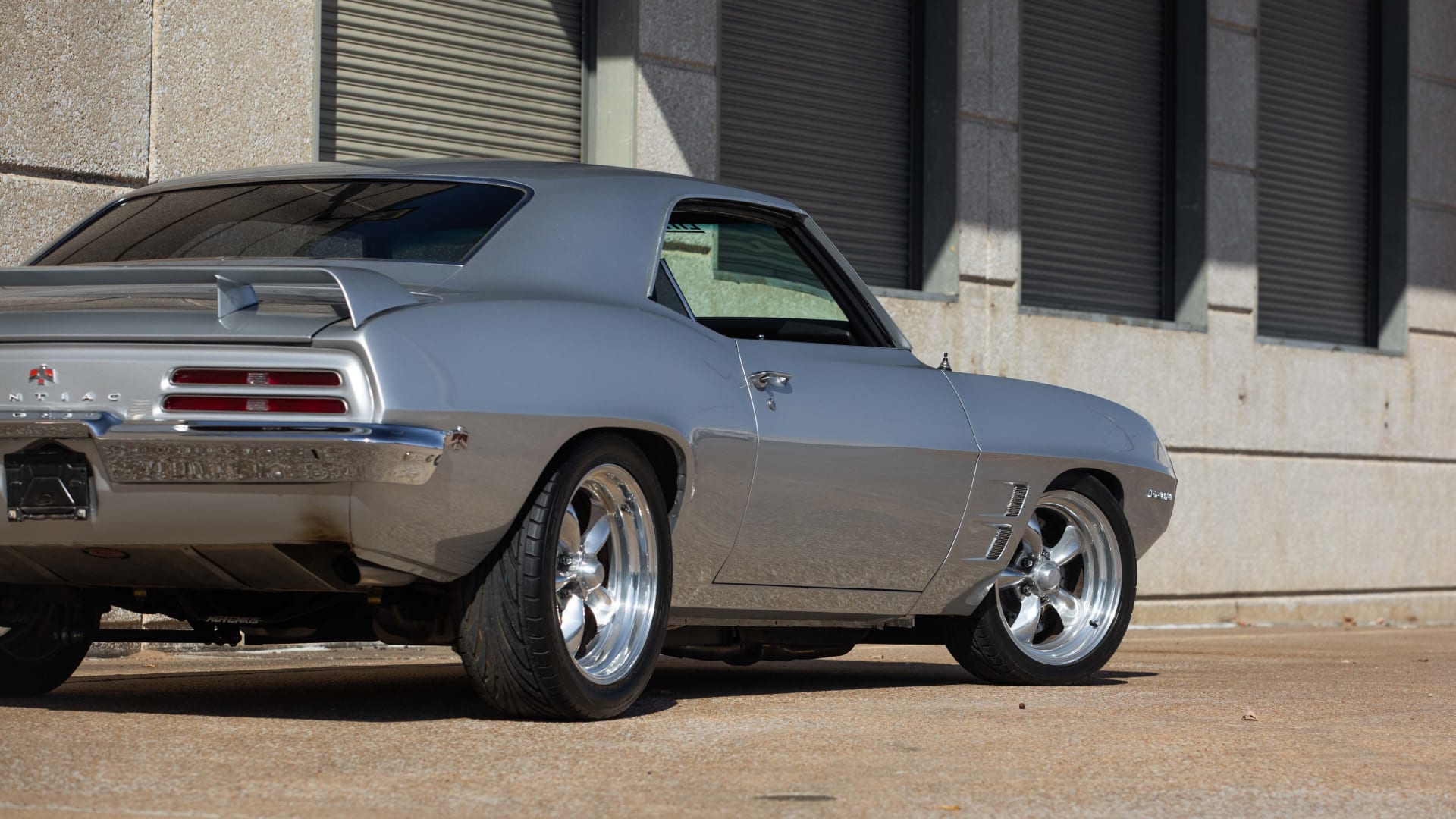 1969 Pontiac Firebird Resto Mod at Kissimmee 2021 as T192 - Mecum Auctions