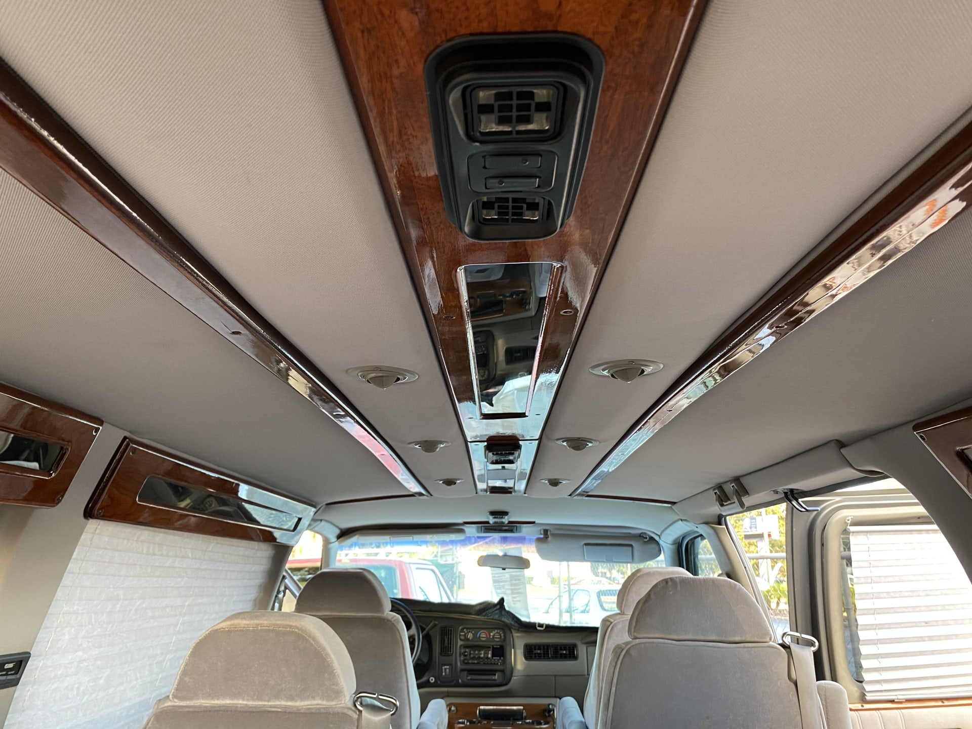 2000 Chevrolet 1500 Gladiator Conversion Van at Kissimmee 2022 as G106 ...