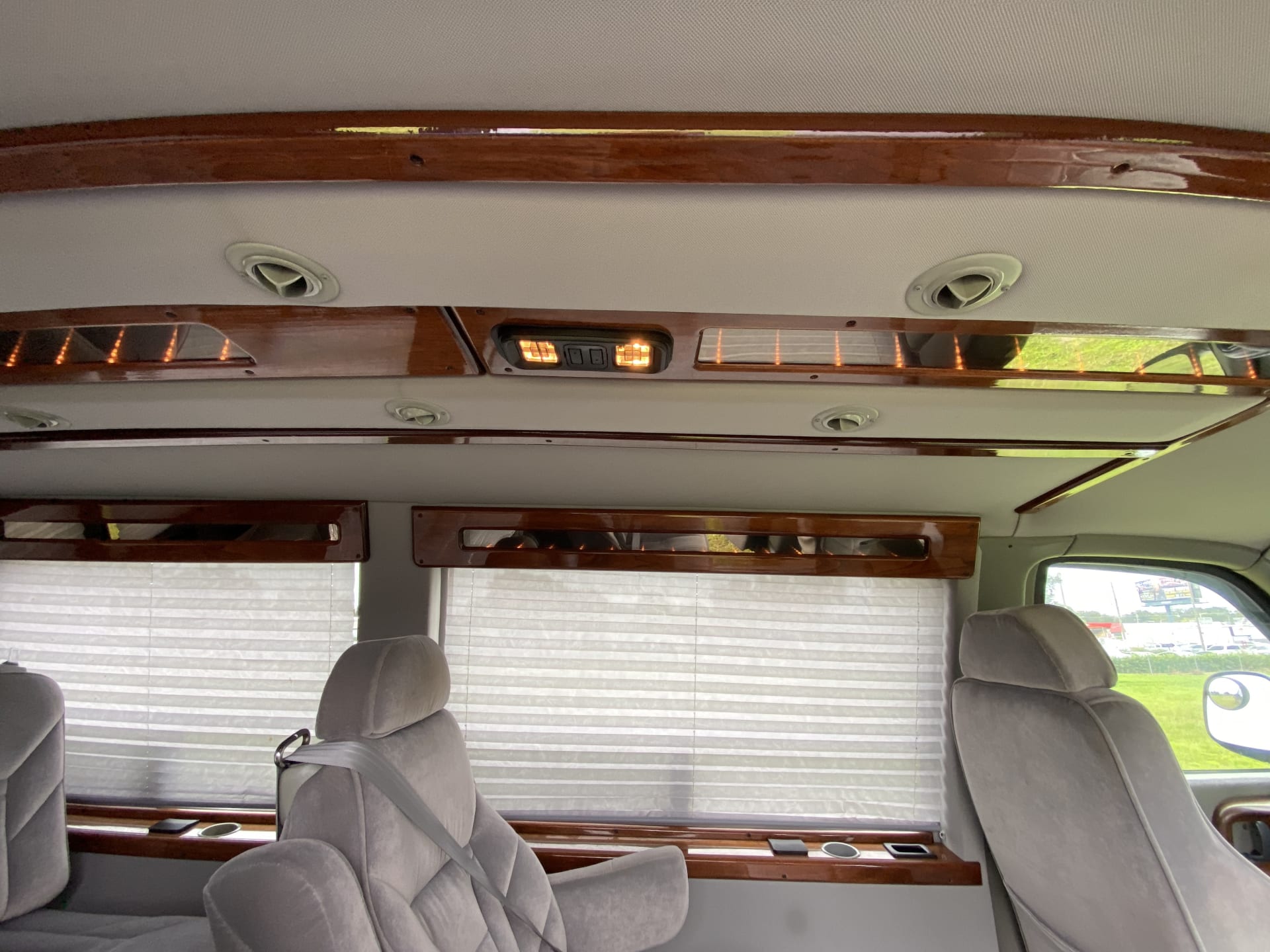 2000 Chevrolet 1500 Gladiator Conversion Van at Kissimmee 2022 as G106 ...