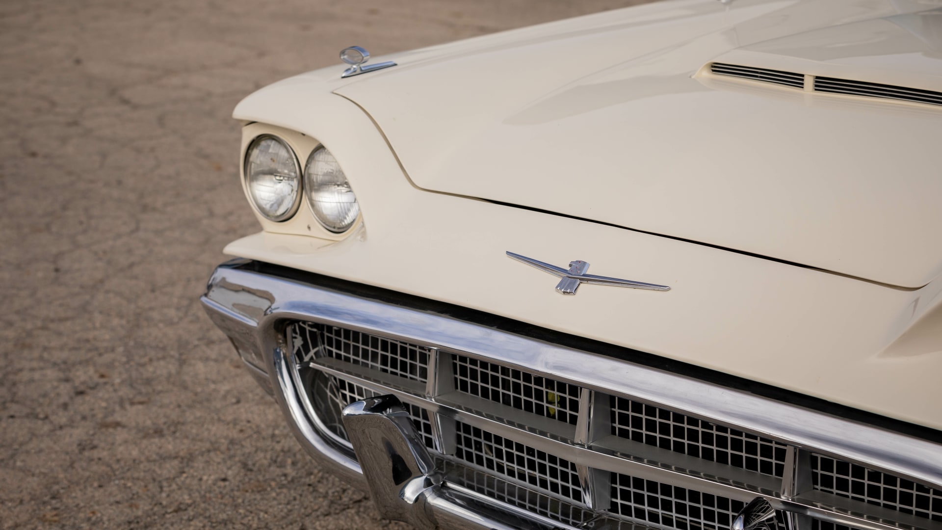 1960 Ford Thunderbird at Kissimmee 2022 as U50 - Mecum Auctions