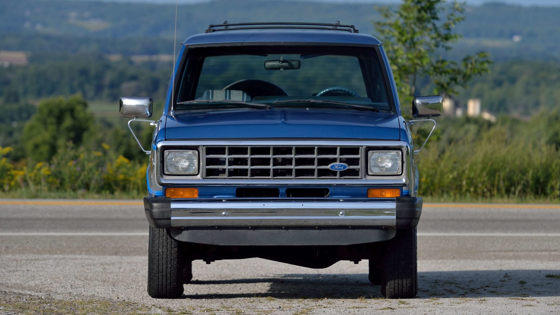 1985 Ford Bronco II XLT at Indy Fall Special 2020 as F124 - Mecum Auctions