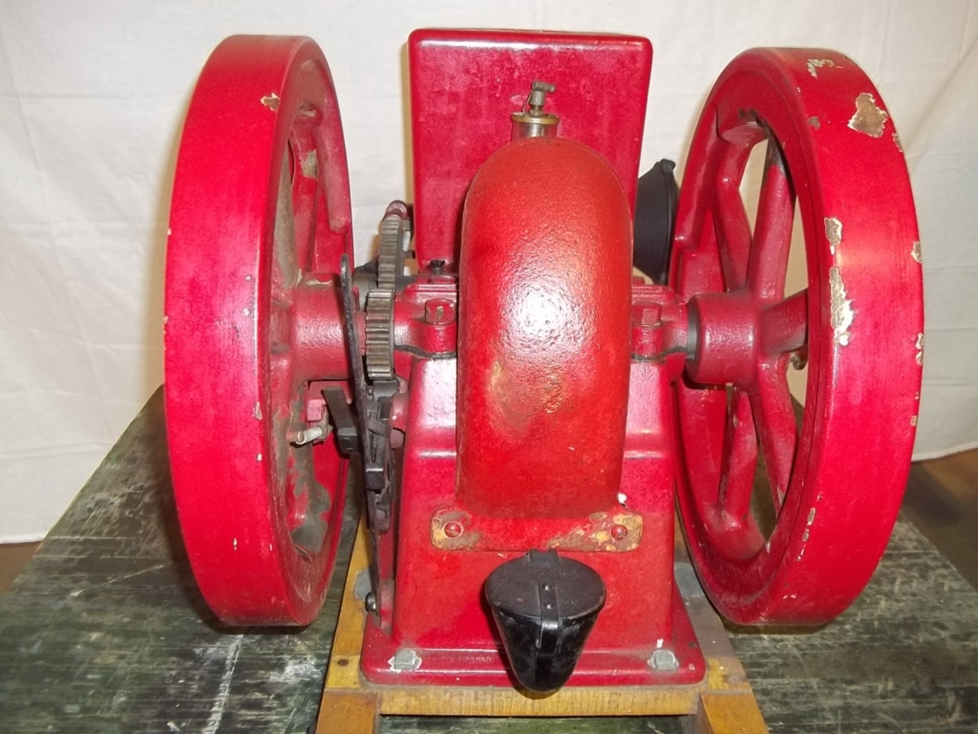 Woodpecker 1 Horsepower Engine at Gone Farmin' Tractor Spring Classic ...