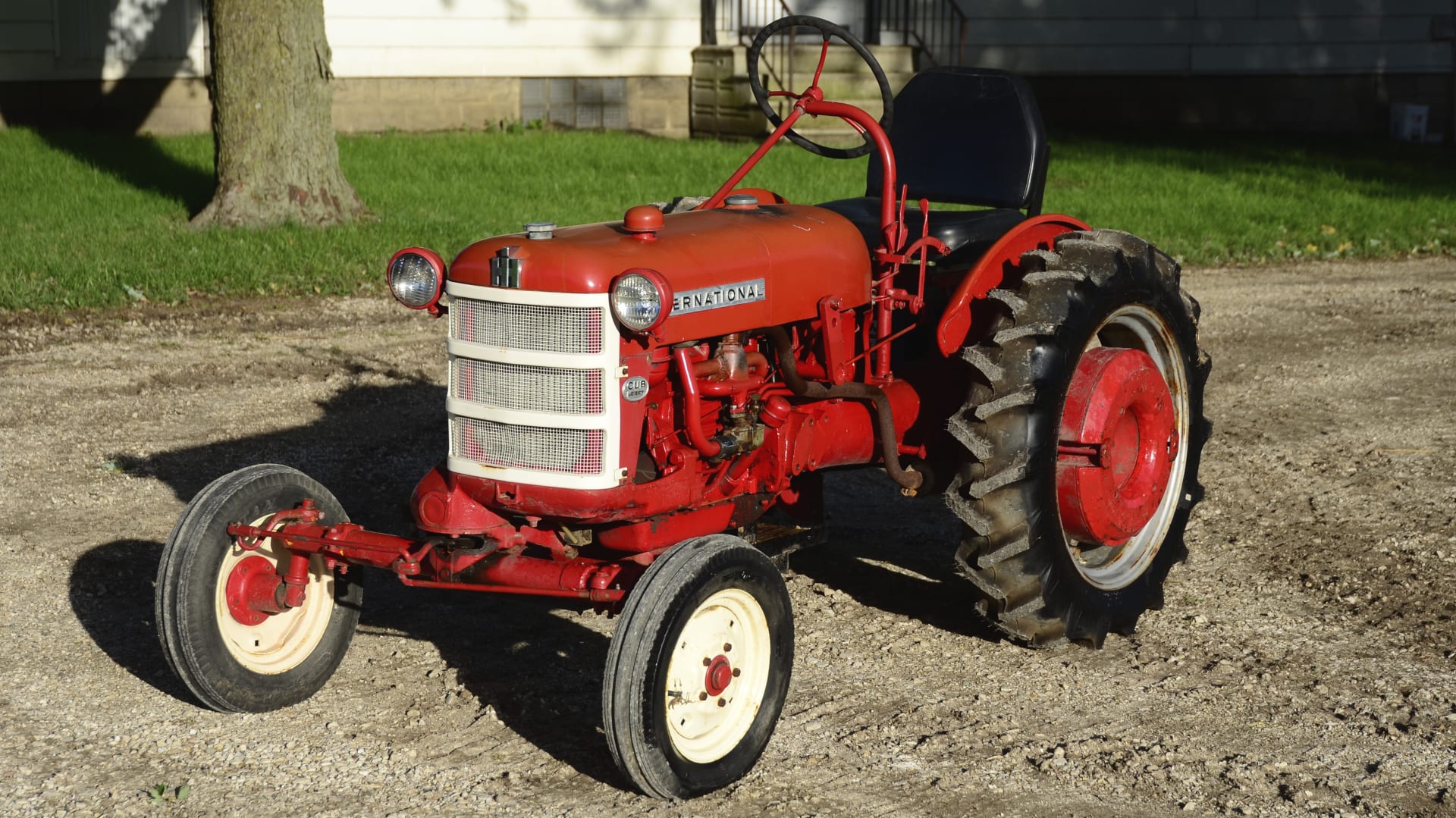 1947 Farmall Cub at Gone Farmin' Tractor Spring Classic 2016 as S114 ...