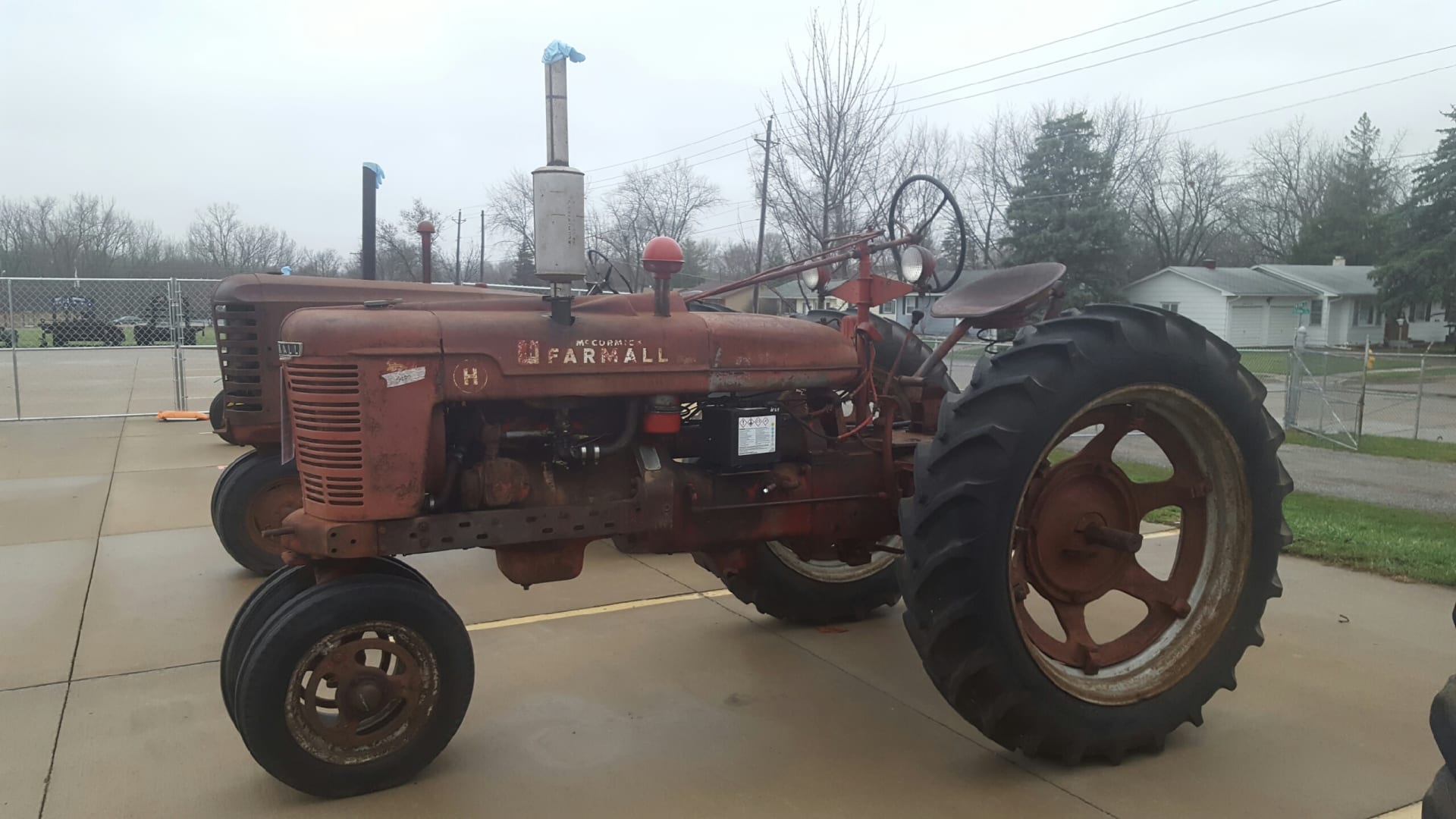 1948 Farmall H at Gone Farmin' Spring Classic 2017 asF227 - Mecum Auctions