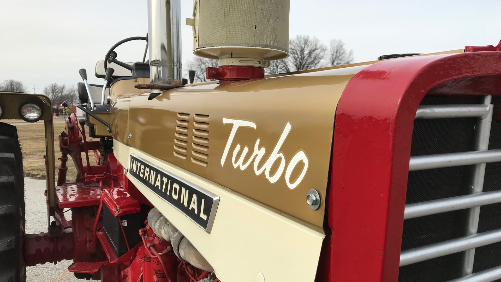 1970 Farmall 1456 Gold Demonstrator at Davenport 2019 as S115 - Mecum ...