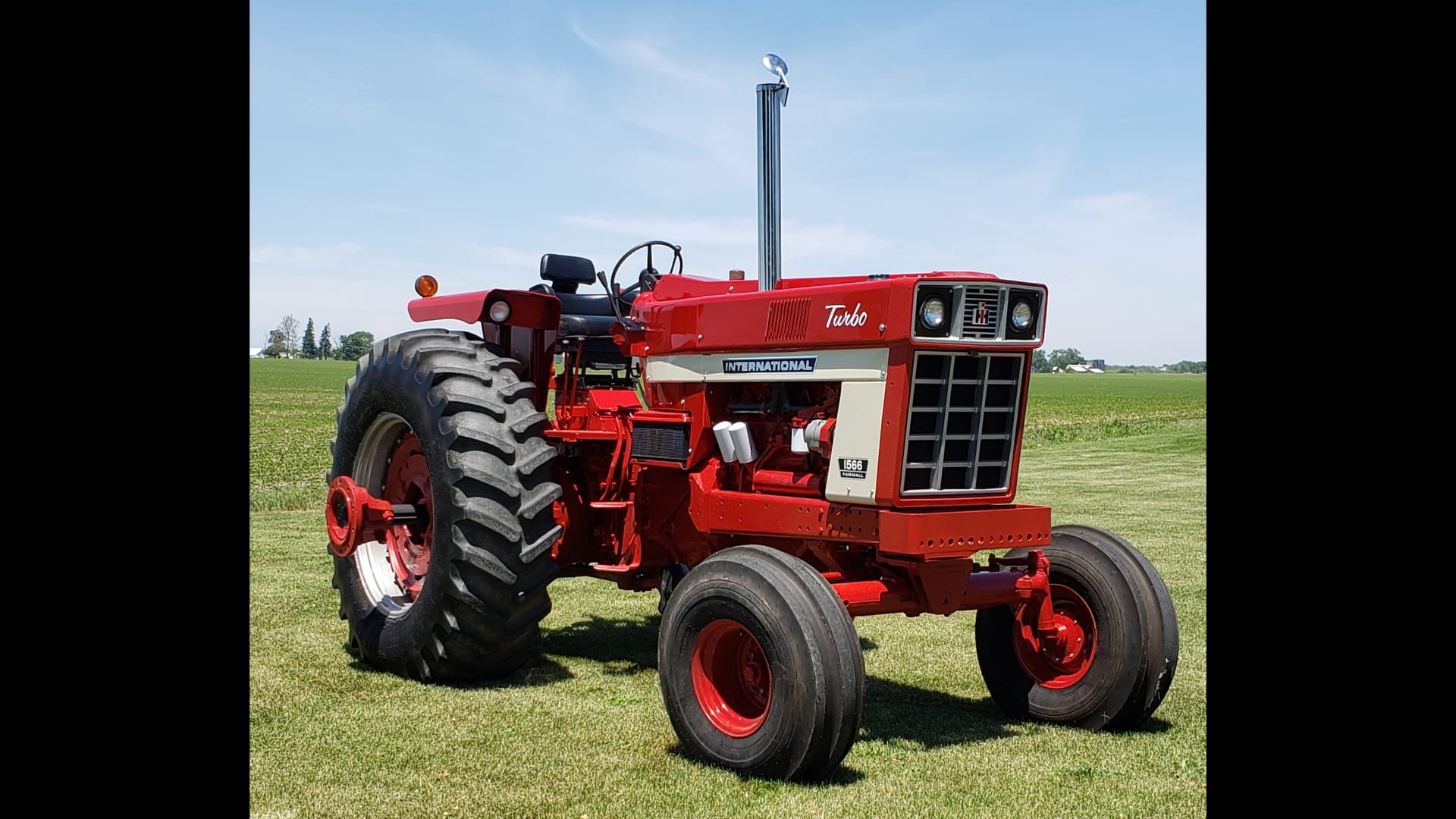 International 1566 at Davenport 2020 as S84 - Mecum Auctions