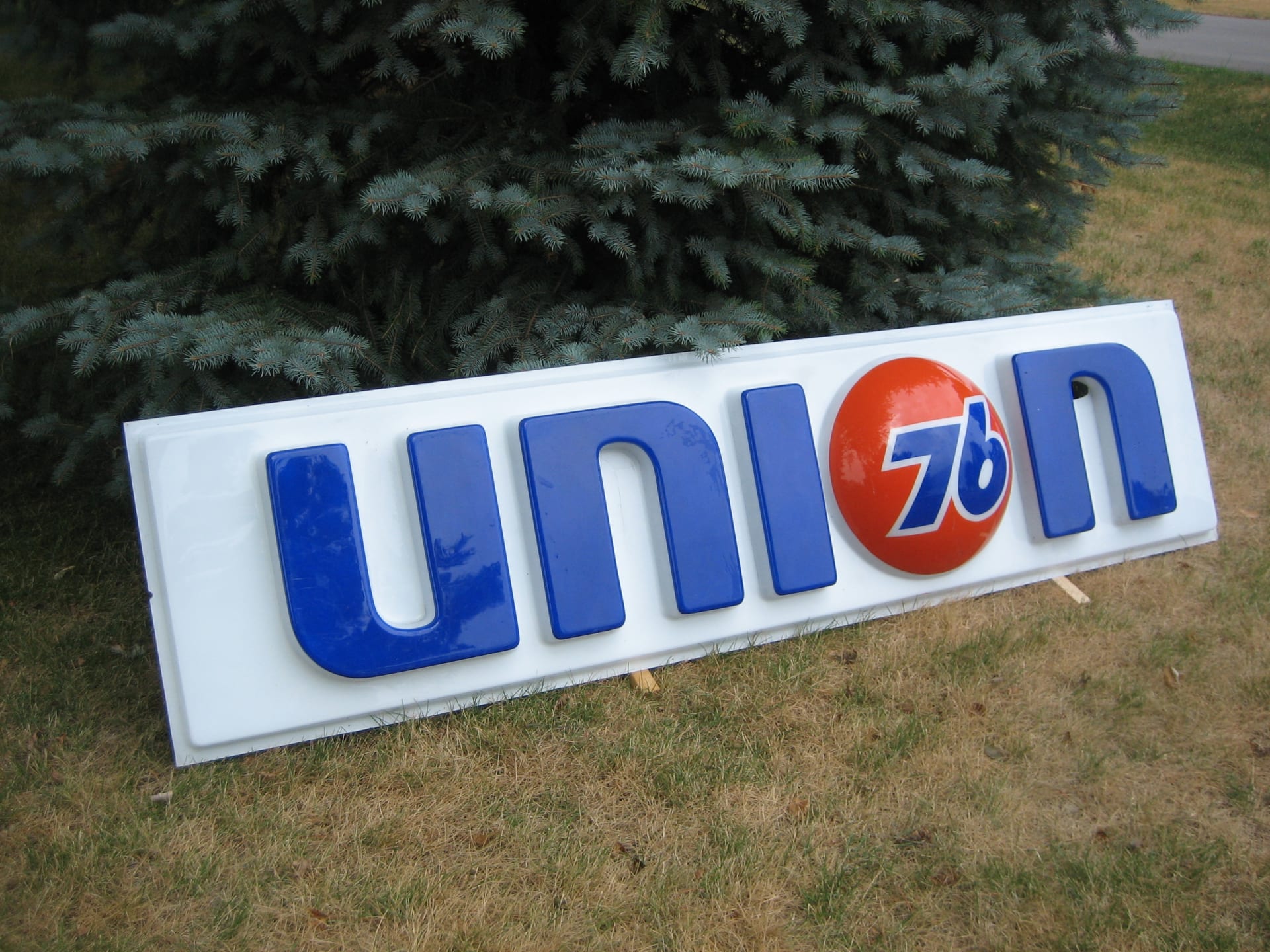 Union 76 Sign at Gone Farmin' Fall 2012 as J137 - Mecum Auctions