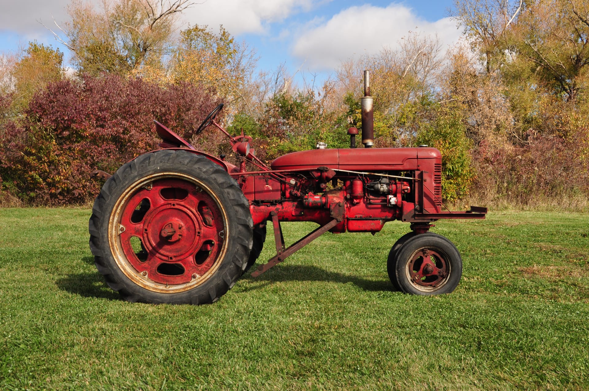 Farmall C at Gone Farmin' Iowa 2013 as S27 - Mecum Auctions