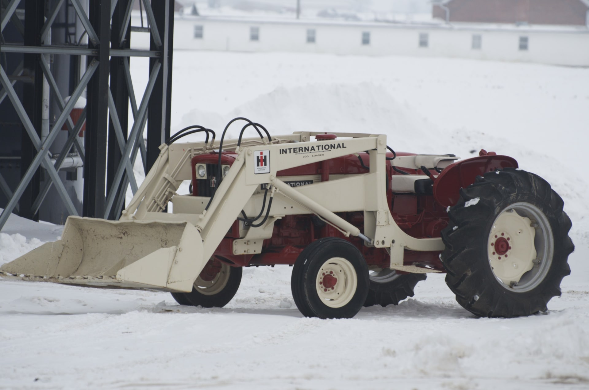 1964 International 606 Utility at Gone Farmin' Tractor Spring Classic ...