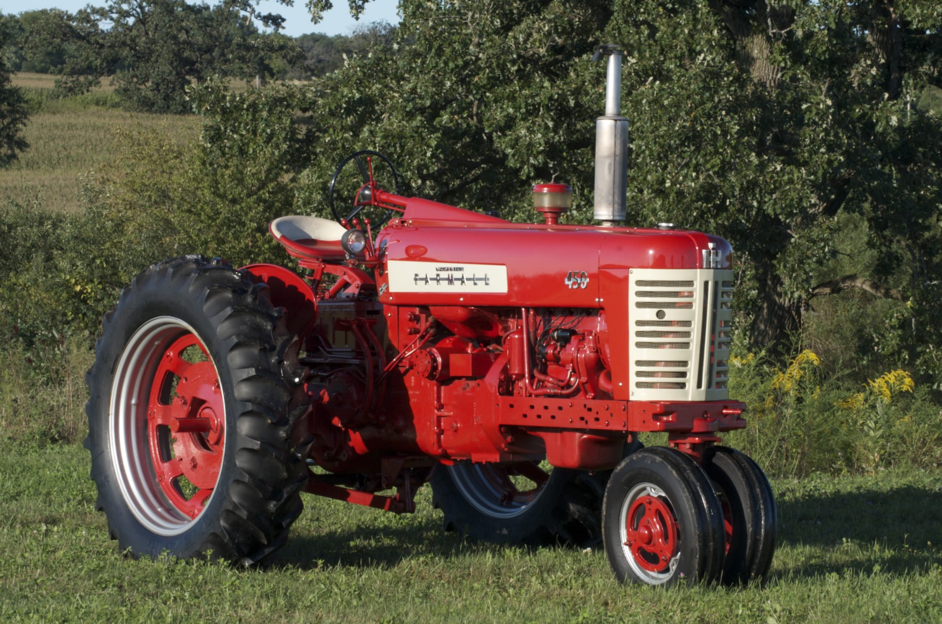 International 450 at Gone Farmin' Iowa 2014 asF33 - Mecum Auctions