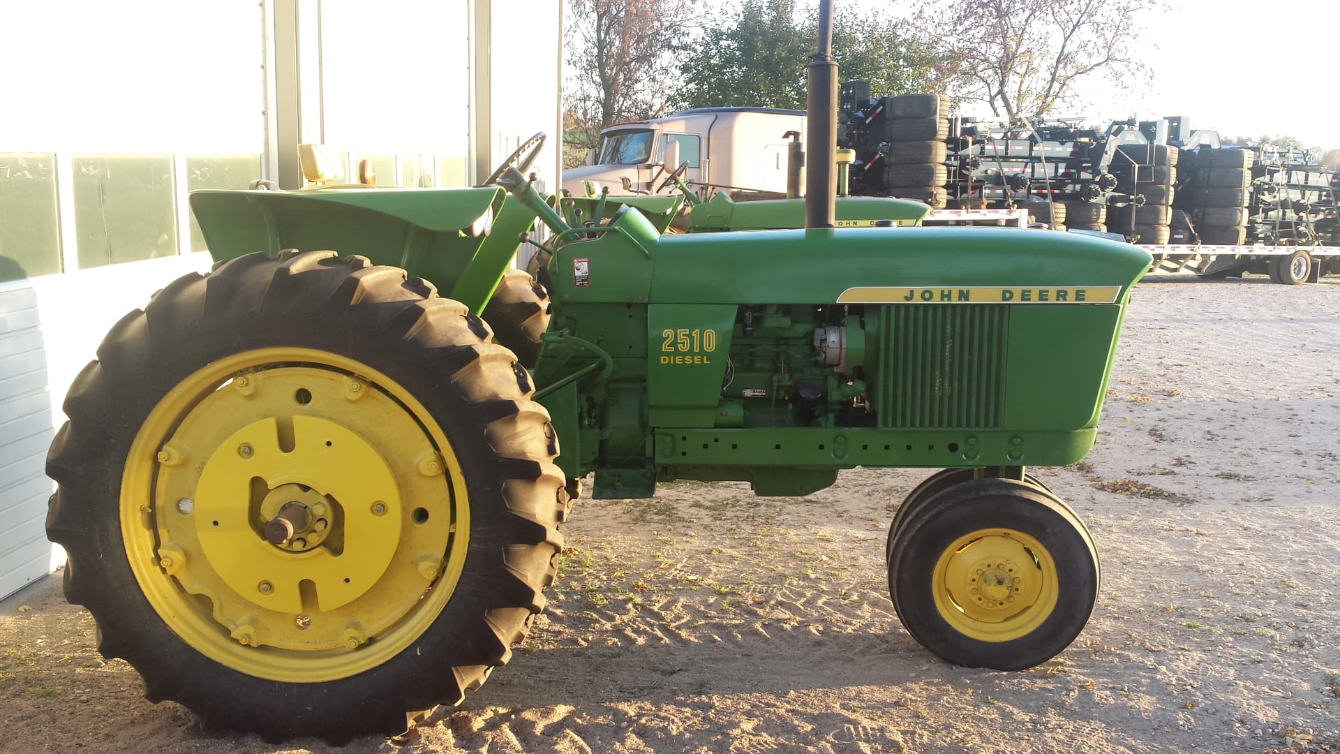 John Deere 2510 at Gone Farmin' Iowa 2014 as F119 - Mecum Auctions