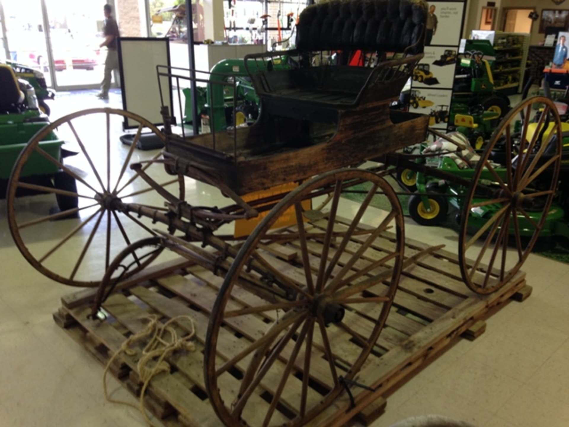 1912 John Deere Reliance Doctors Buggy at Gone Farmin' Nashville 2015 ...