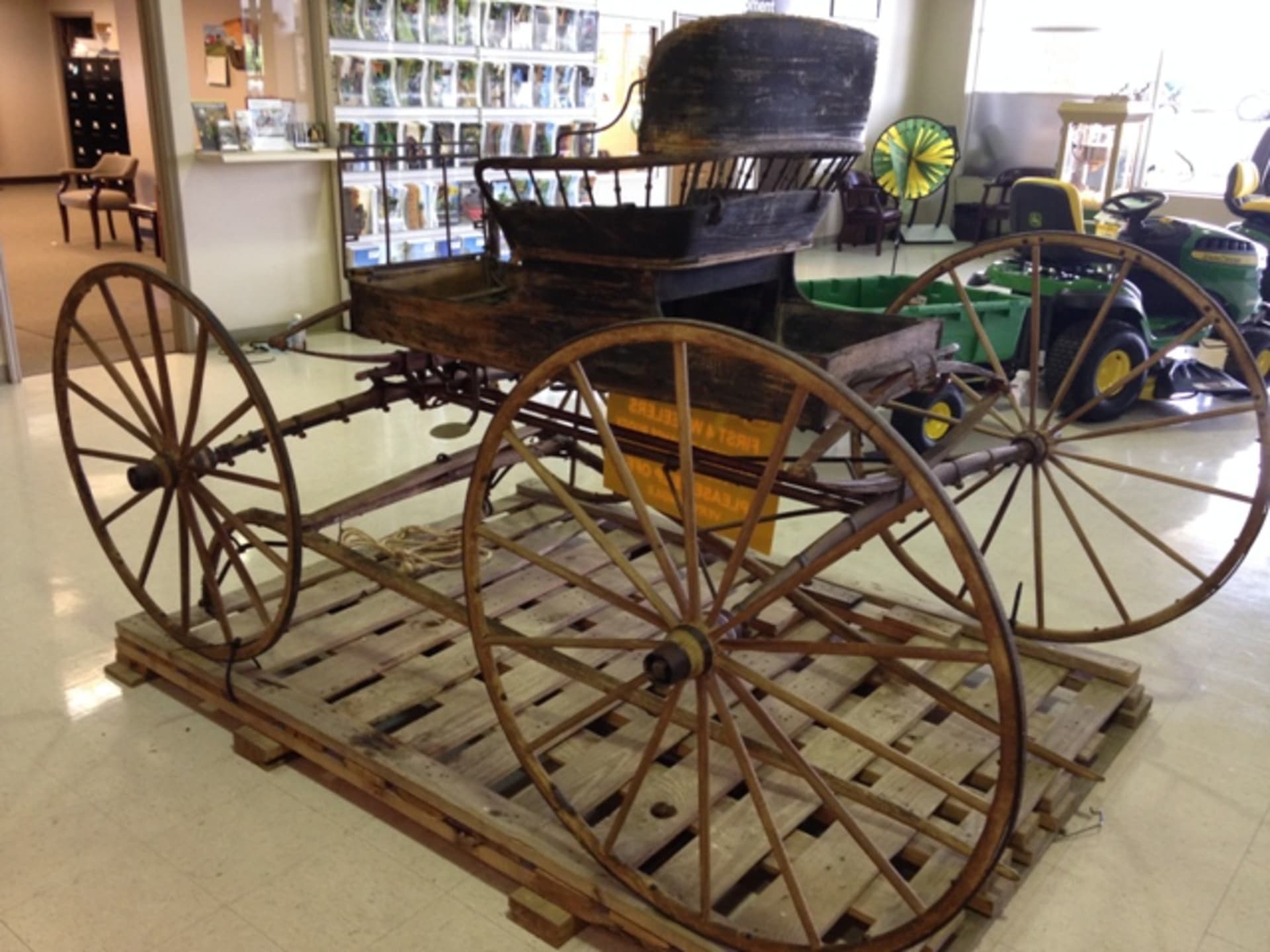 1912 John Deere Reliance Doctors Buggy at Gone Farmin' Nashville 2015 ...