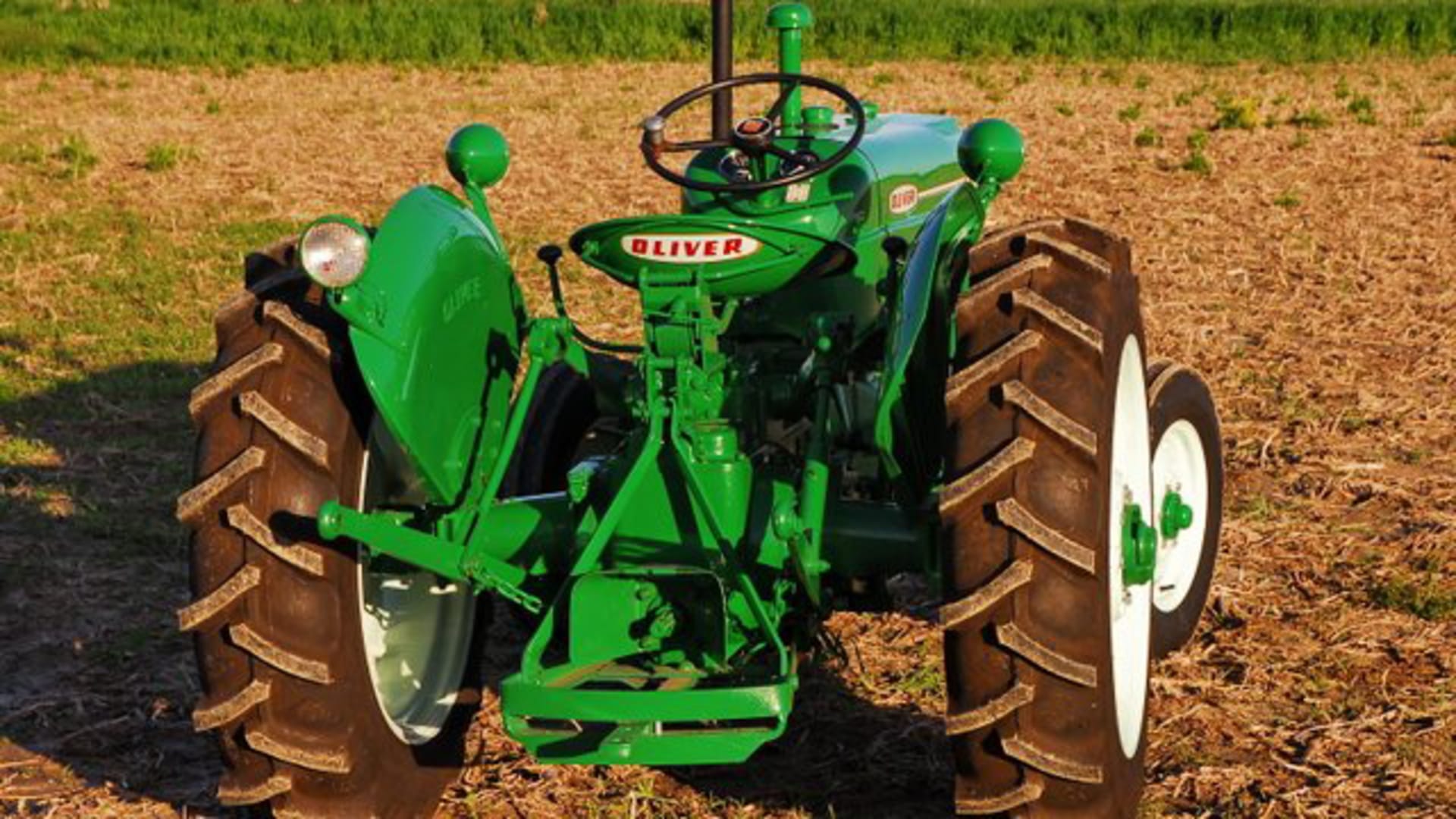 1958 Oliver 550 at Gone Farmin' Iowa Premier 2015 as F48 - Mecum Auctions