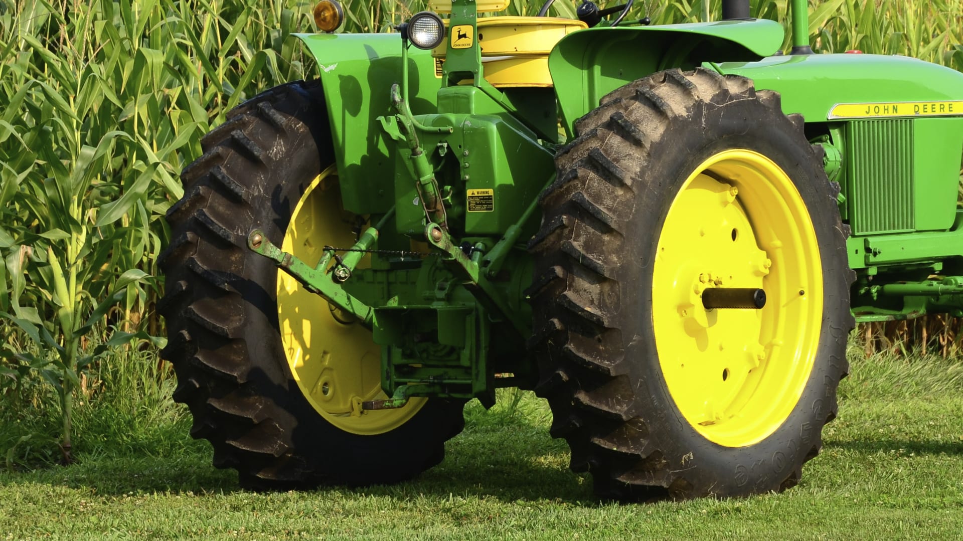 1967 John Deere 2510 Wide Front at Gone Farmin' Iowa Premier 2015 as ...
