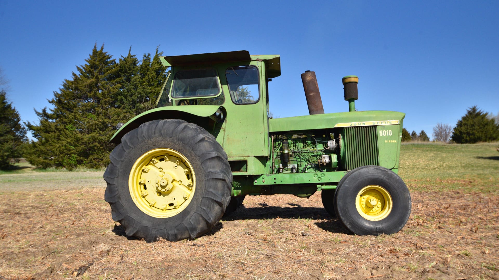 John Deere 5010 at The Abilene Machine Collection 2021 as F98 - Mecum ...