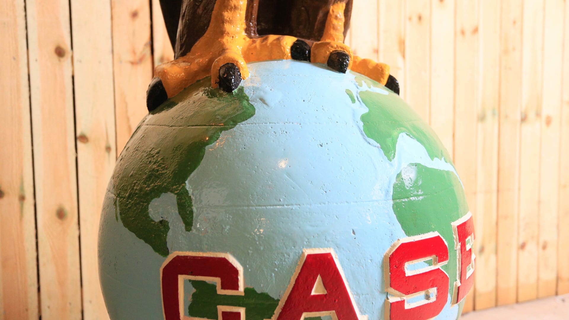 Cast Iron Case Eagle Statue at Gone Farmin' Iowa Premier 2018 as M19 ...