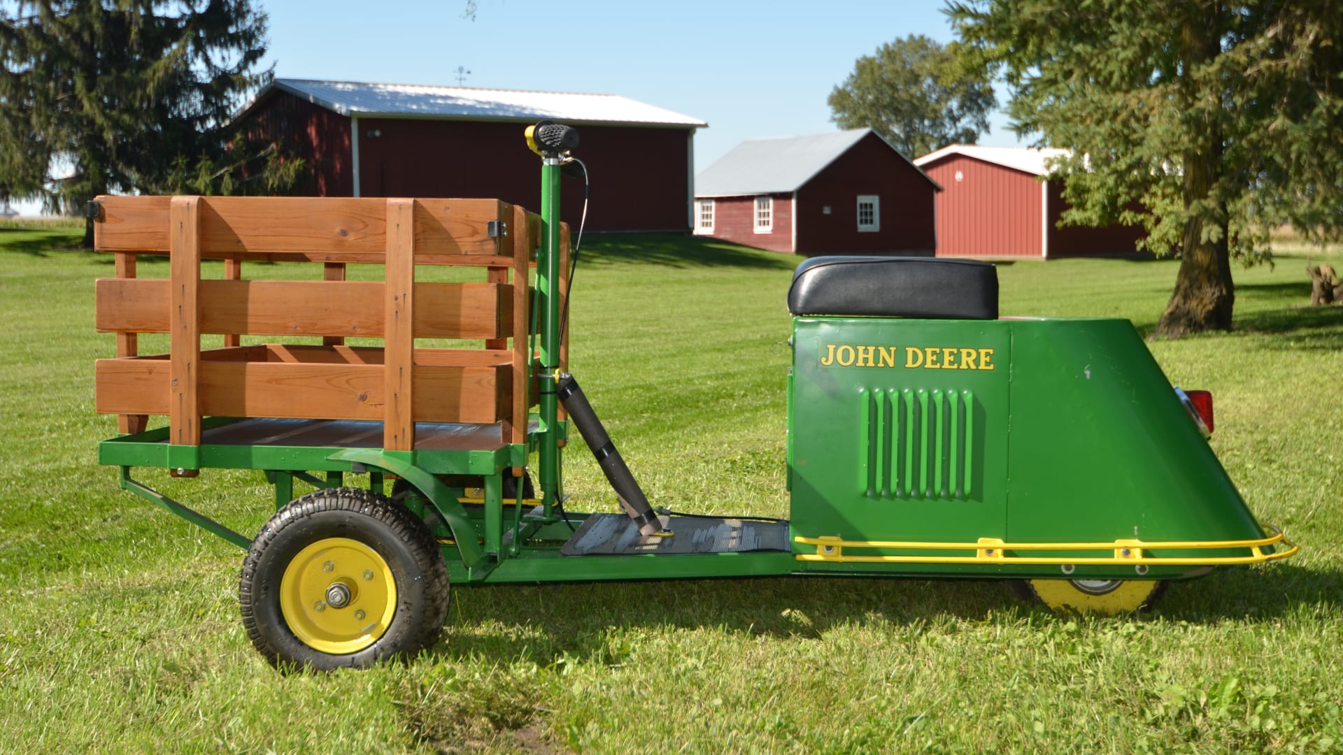 John Deere Delivery Cart at Gone Farmin' Iowa Premier 2018 as H22.1 ...