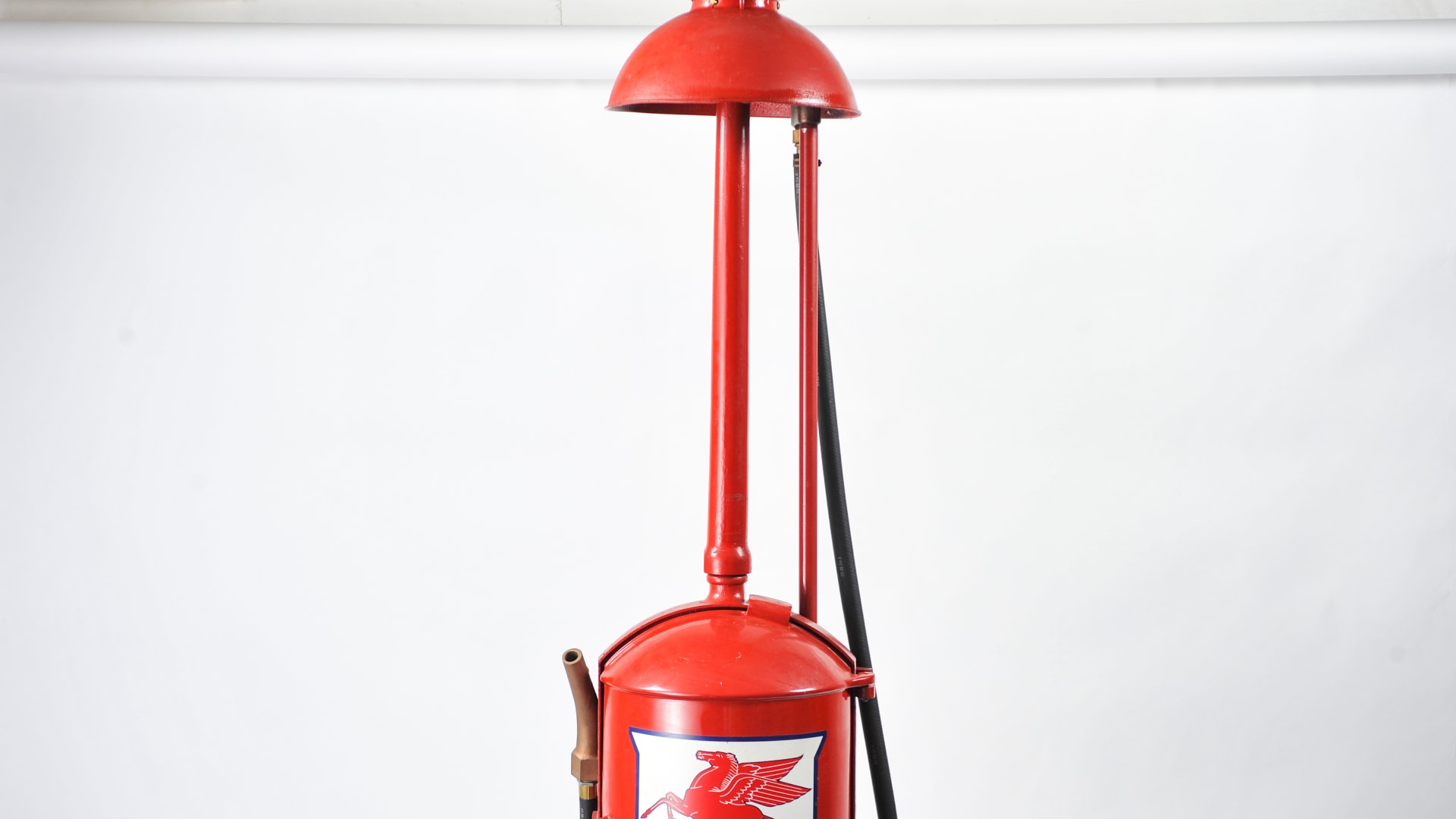Bowser Red Sentry Gas Pump, Mobilgas Livery 14x101x14 at Gone Farmin ...