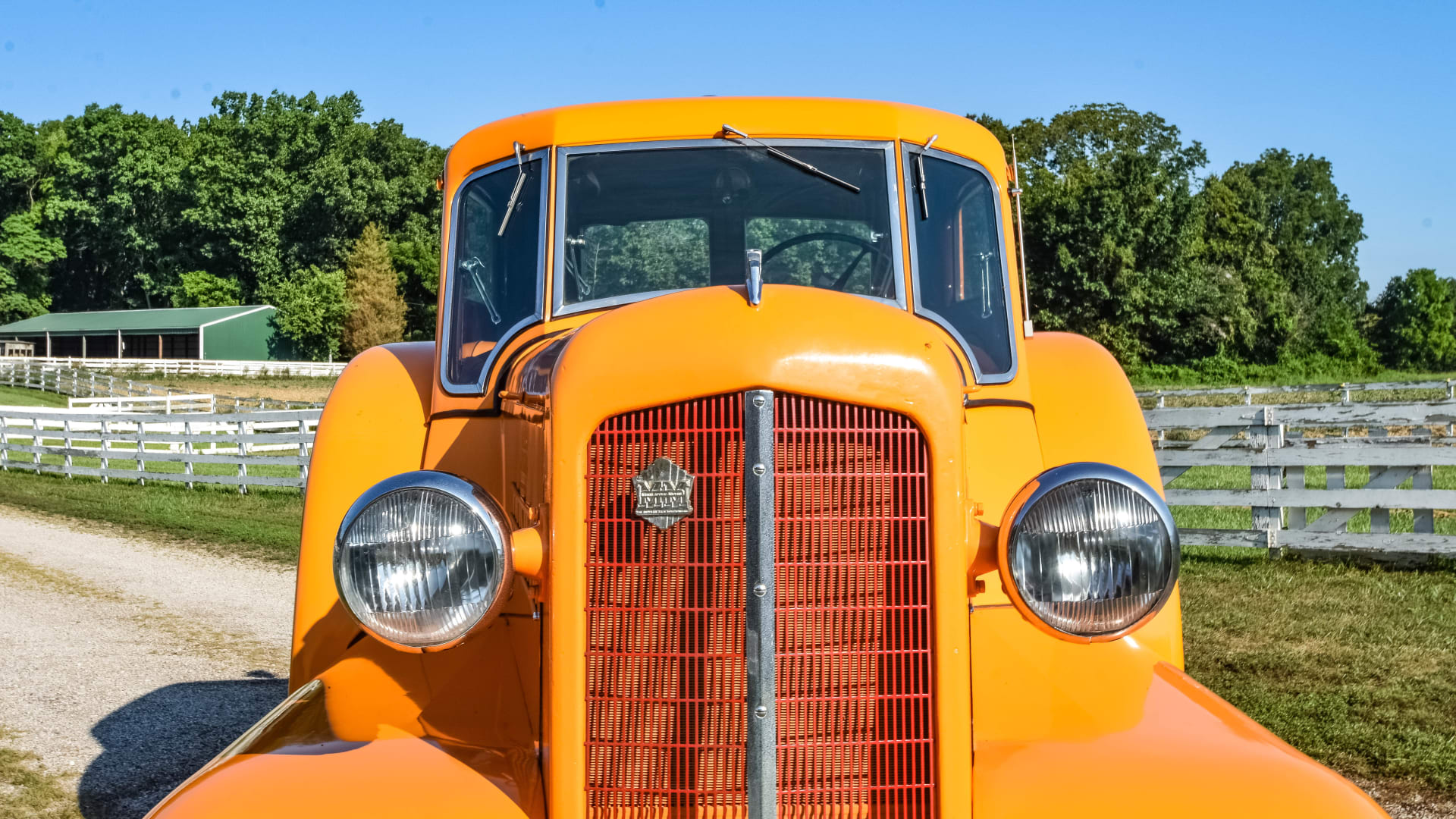 Minneapolis-Moline UDLX Comfortractor at Gone Farmin' Fall Premier 2019 ...