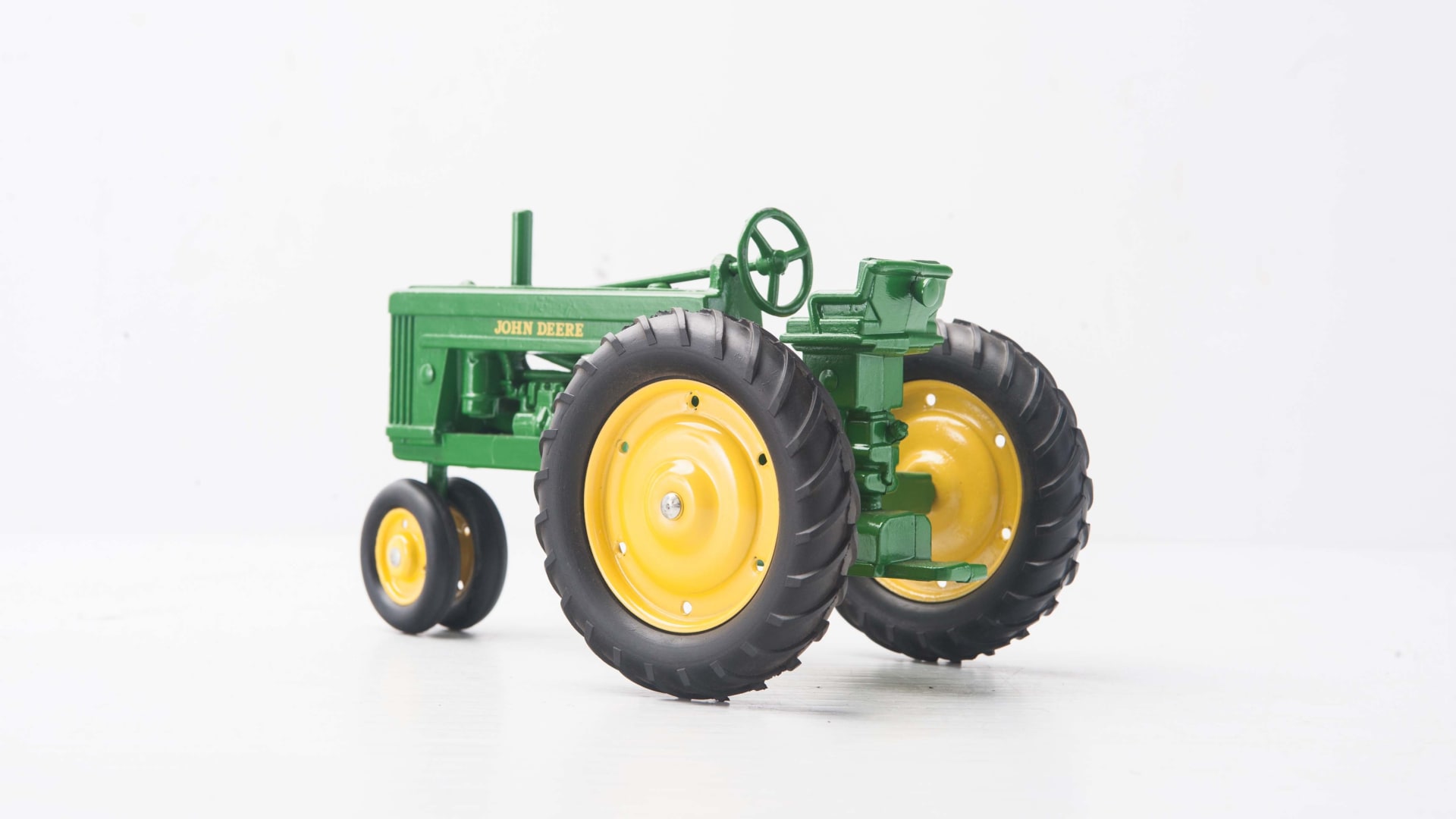 John Deere Scale Model Tractor 8x5x5 at Gone Farmin' Fall Premier 2019 ...