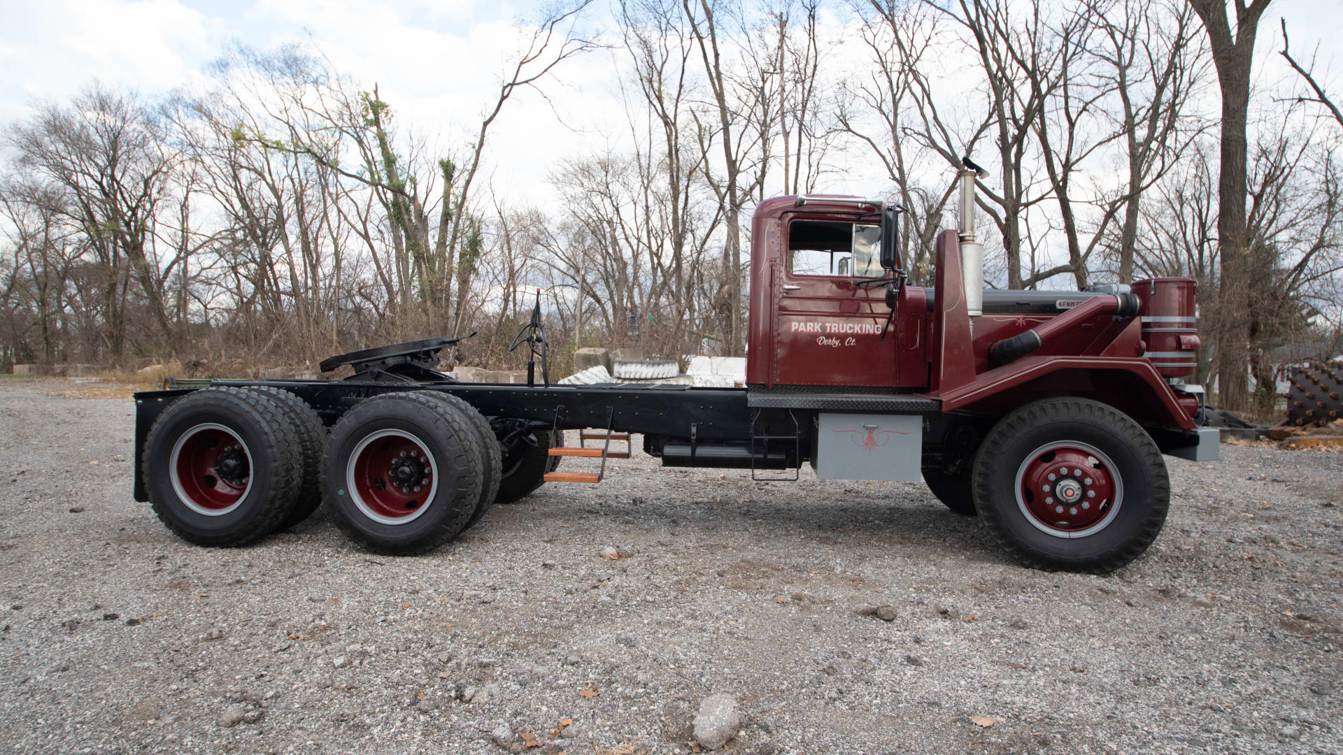 1962 Kenworth 848 at Gone Farmin' Fall Premier 2020 as K33 - Mecum Auctions
