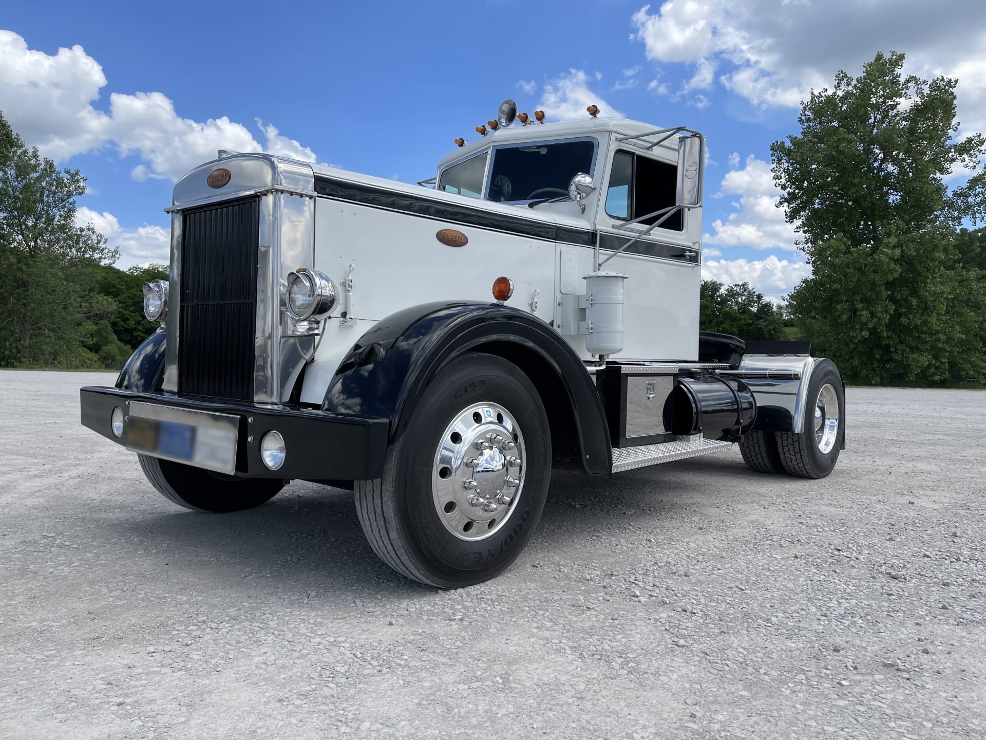 1953 Peterbilt 280 Conventional at Gone Farmin' Fall Premier 2021 as ...