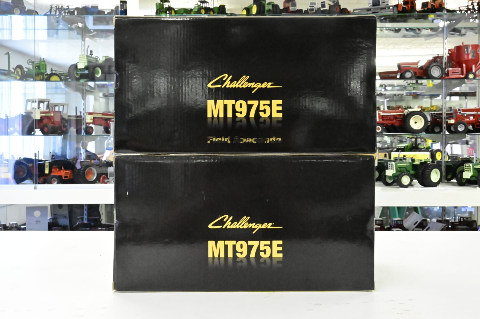 1:64 Scale Challenger Tractors at Schaaf Tractor & Truck Museum ...