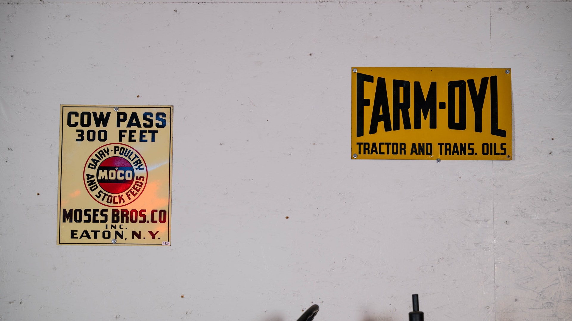 Moco and Farm-Oyl Tin Signs at Schaaf Tractor & Truck Museum Collection ...