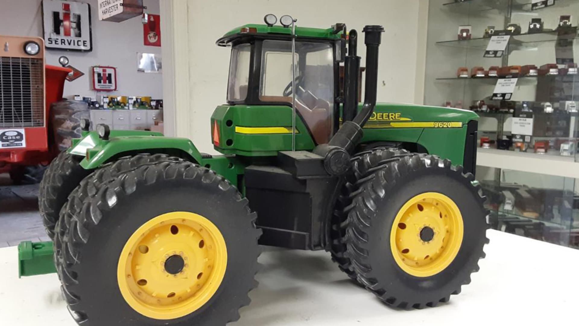 John Deere Remote Control 9620 at Schaaf Tractor & Truck Museum ...