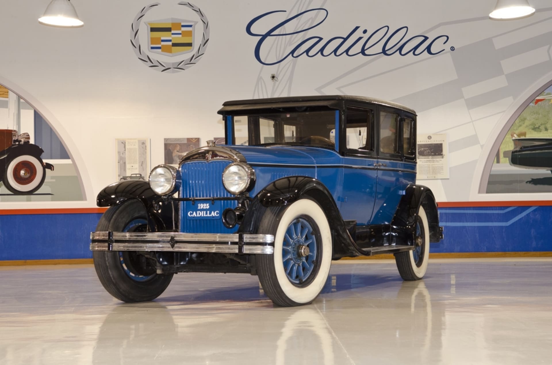 1925 Cadillac Town Sedan at Houston 2012 as S82 - Mecum Auctions