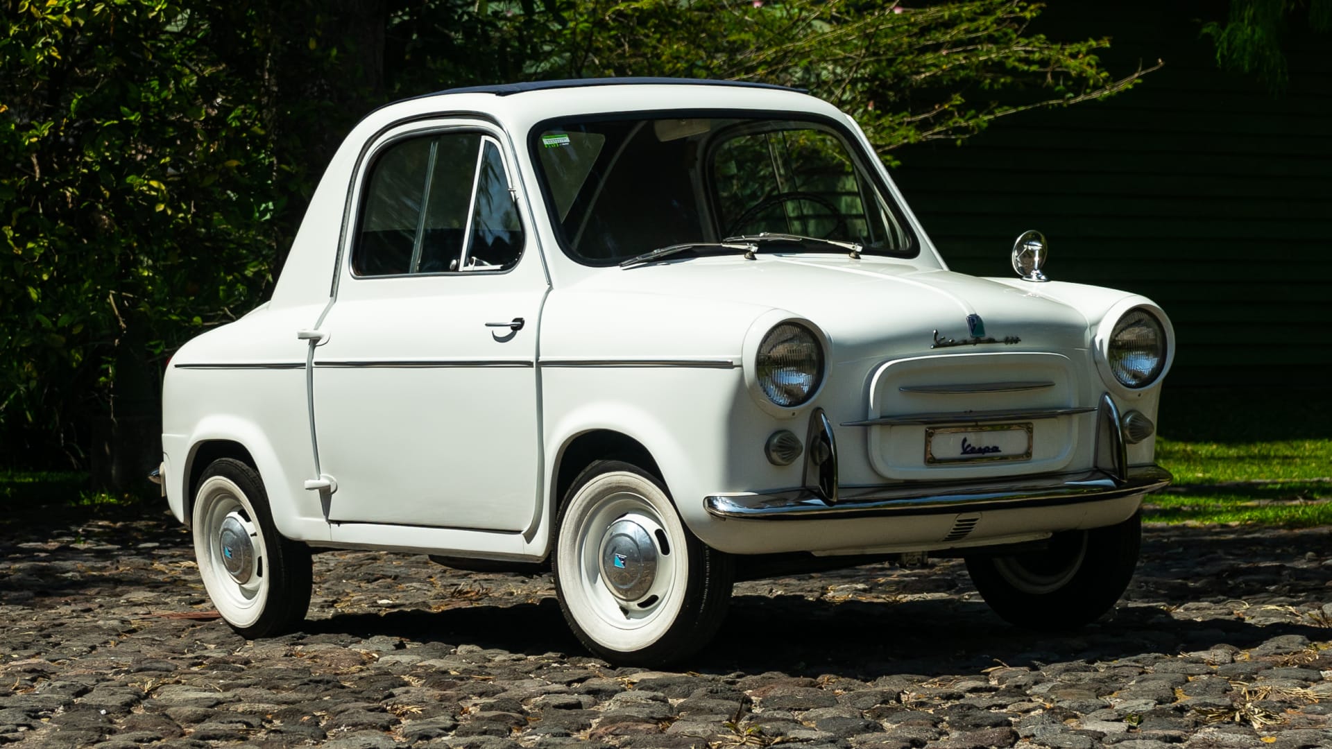 1961 Vespa 400 Cabriolet at Houston 2019 as S58 - Mecum Auctions
