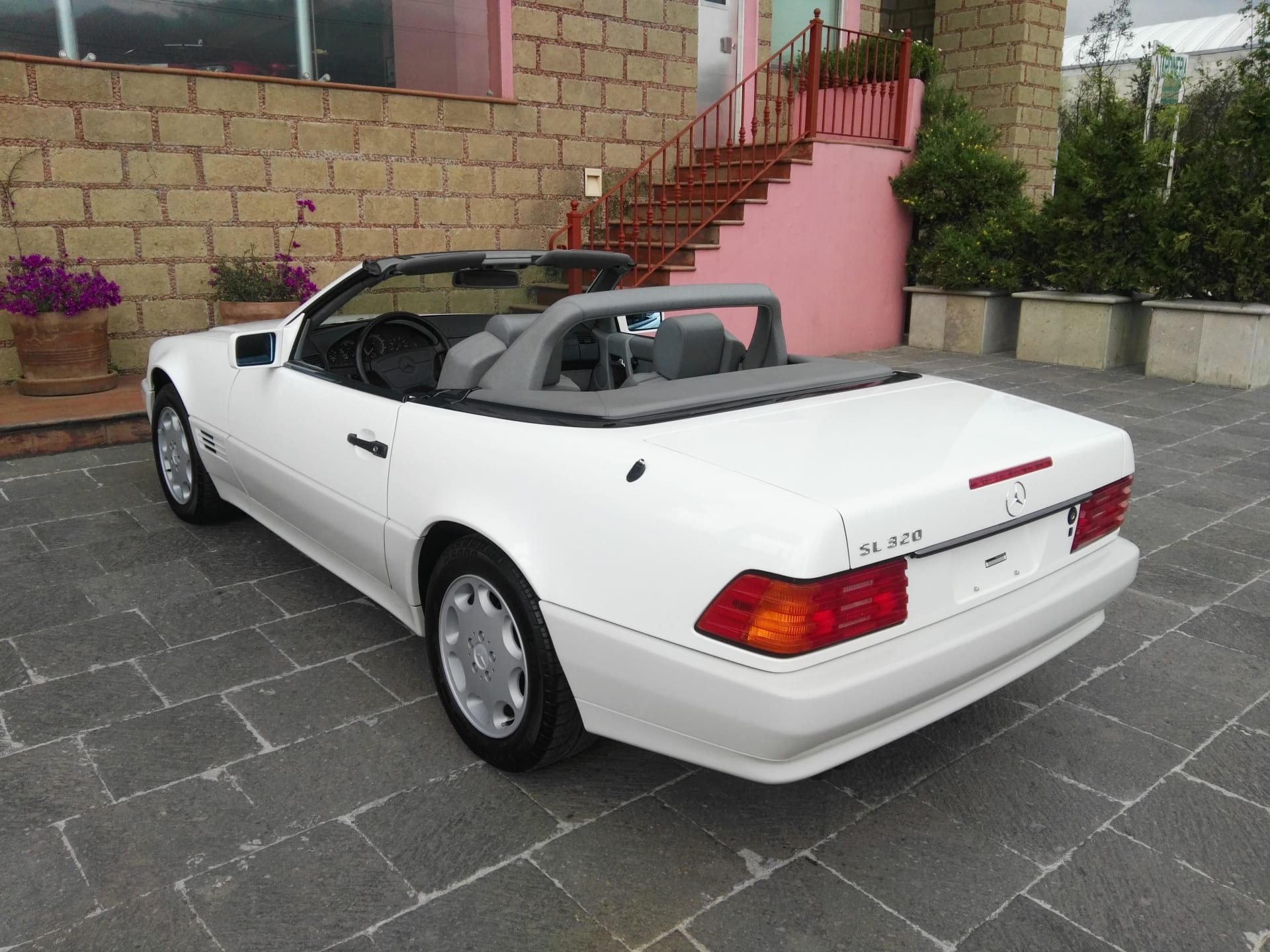 1995 Mercedes-Benz 320SL Convertible at Houston 2020 asT11 - Mecum Auctions