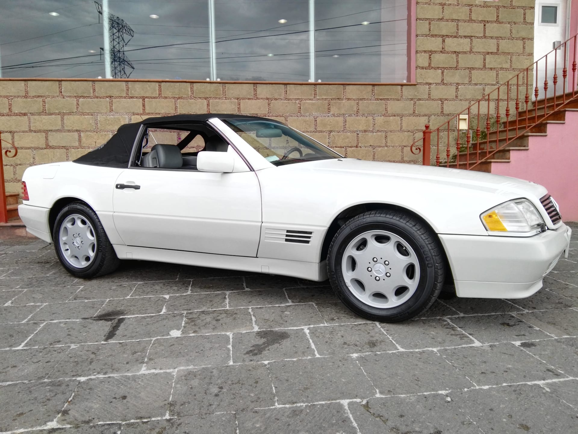 1995 Mercedes-Benz 320SL Convertible at Houston 2020 asT11 - Mecum Auctions